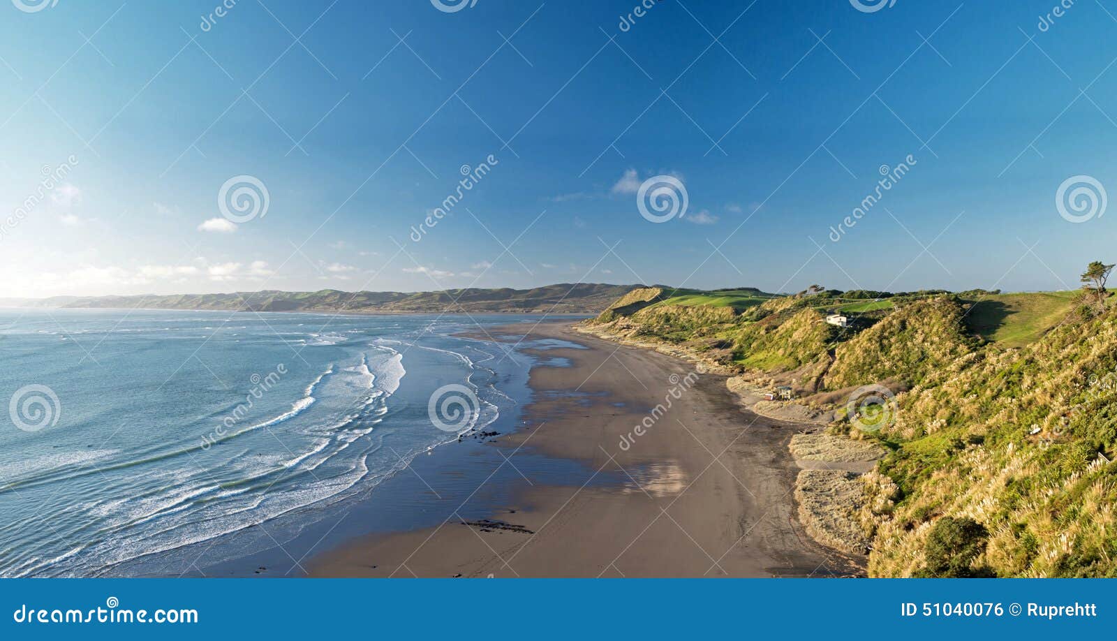 Raglan, New Zealand stock photo. Image of ocean, black - 51040076