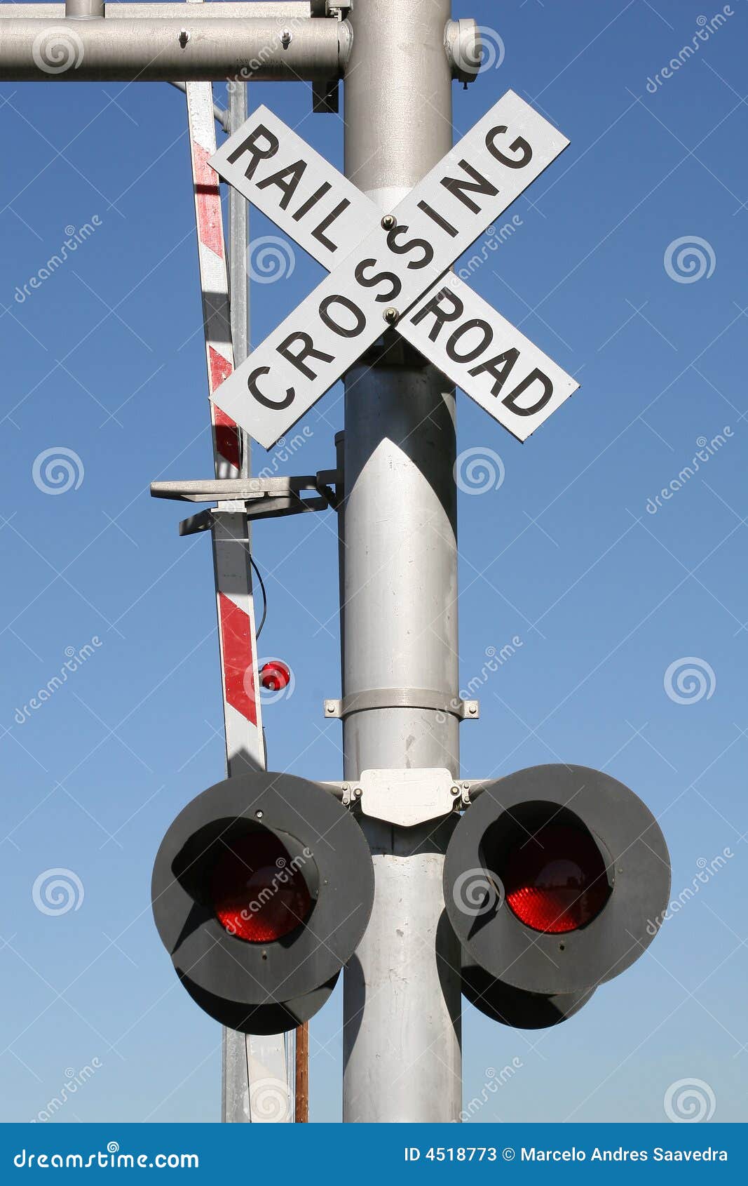 Rail cross sign stock image. Image of signal, danger, flash - 4518773