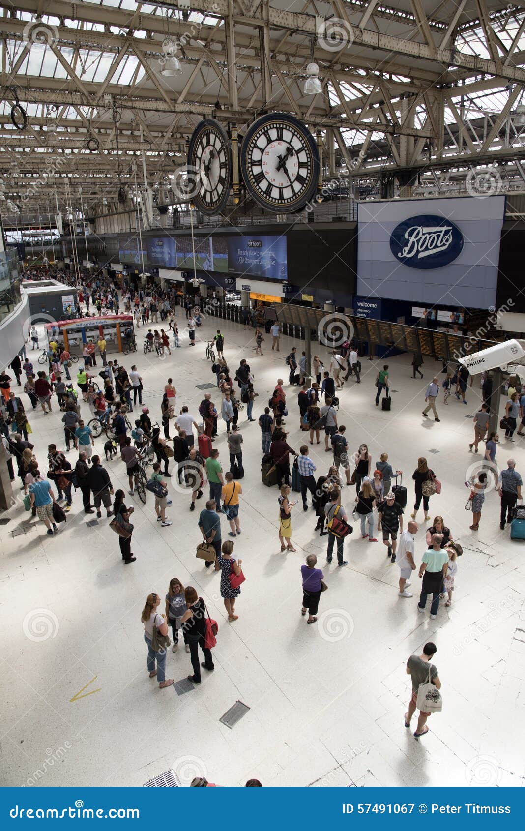 Rail Station Clock and Passengers Editorial Photography - Image of ...