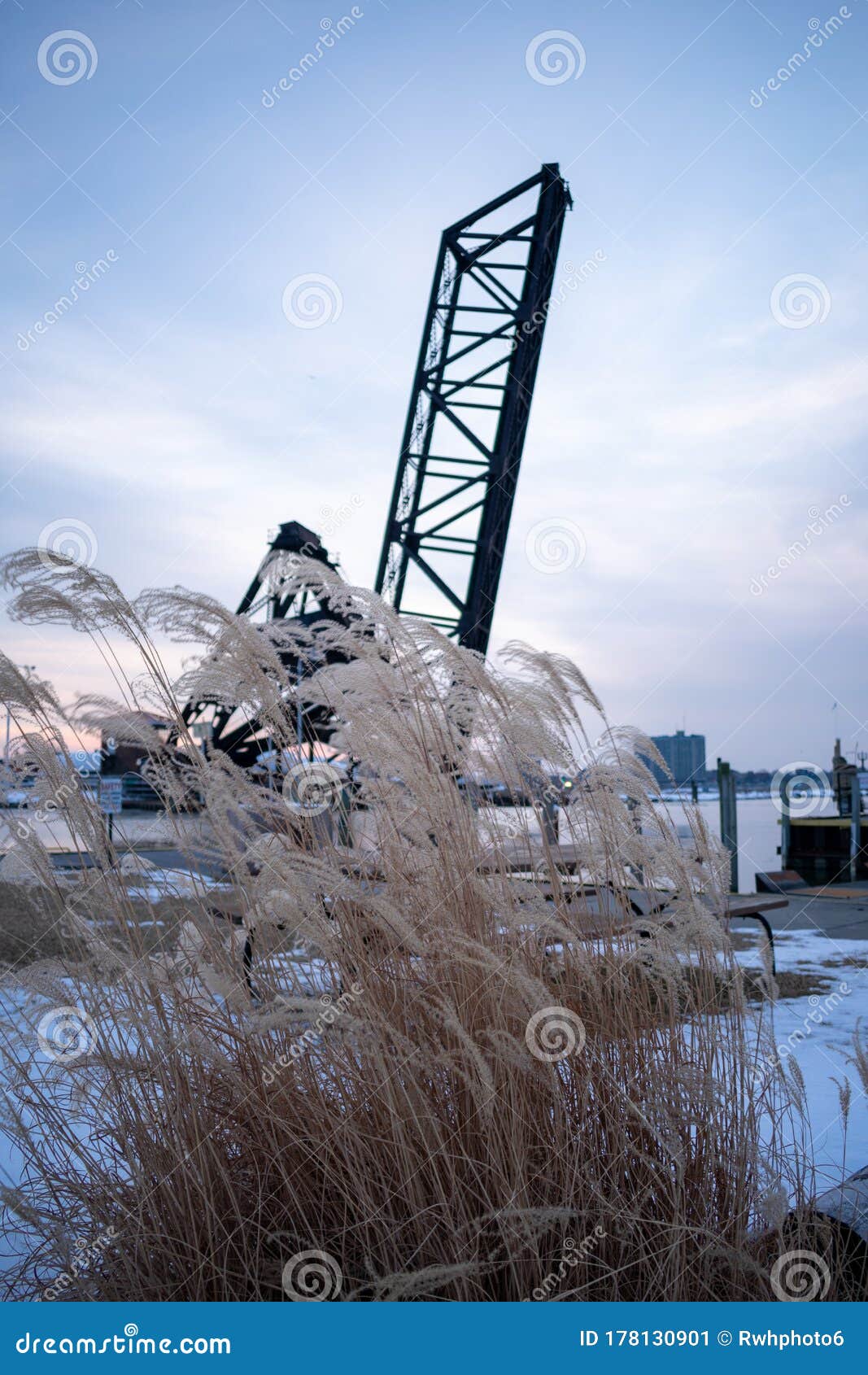 Interlocking Bridge Floor Stock Image | CartoonDealer.com #55050619