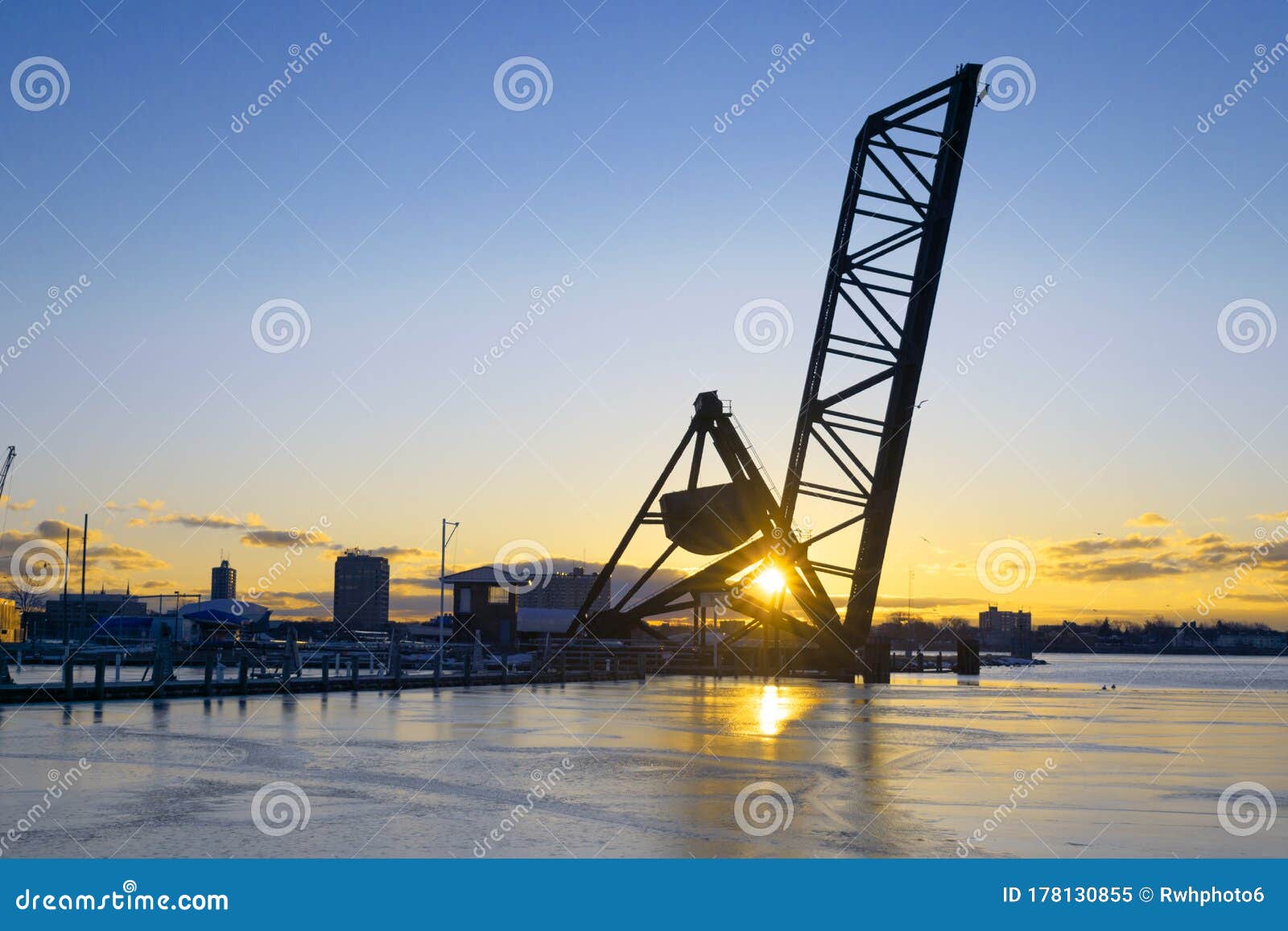 Interlocking Bridge Floor Stock Image | CartoonDealer.com #55050619