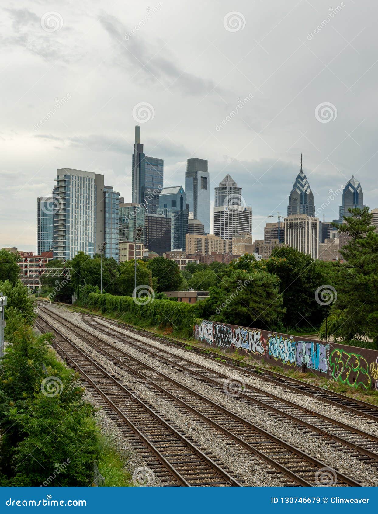Railroad in the City editorial stock image. Image of lifestyle - 130746679