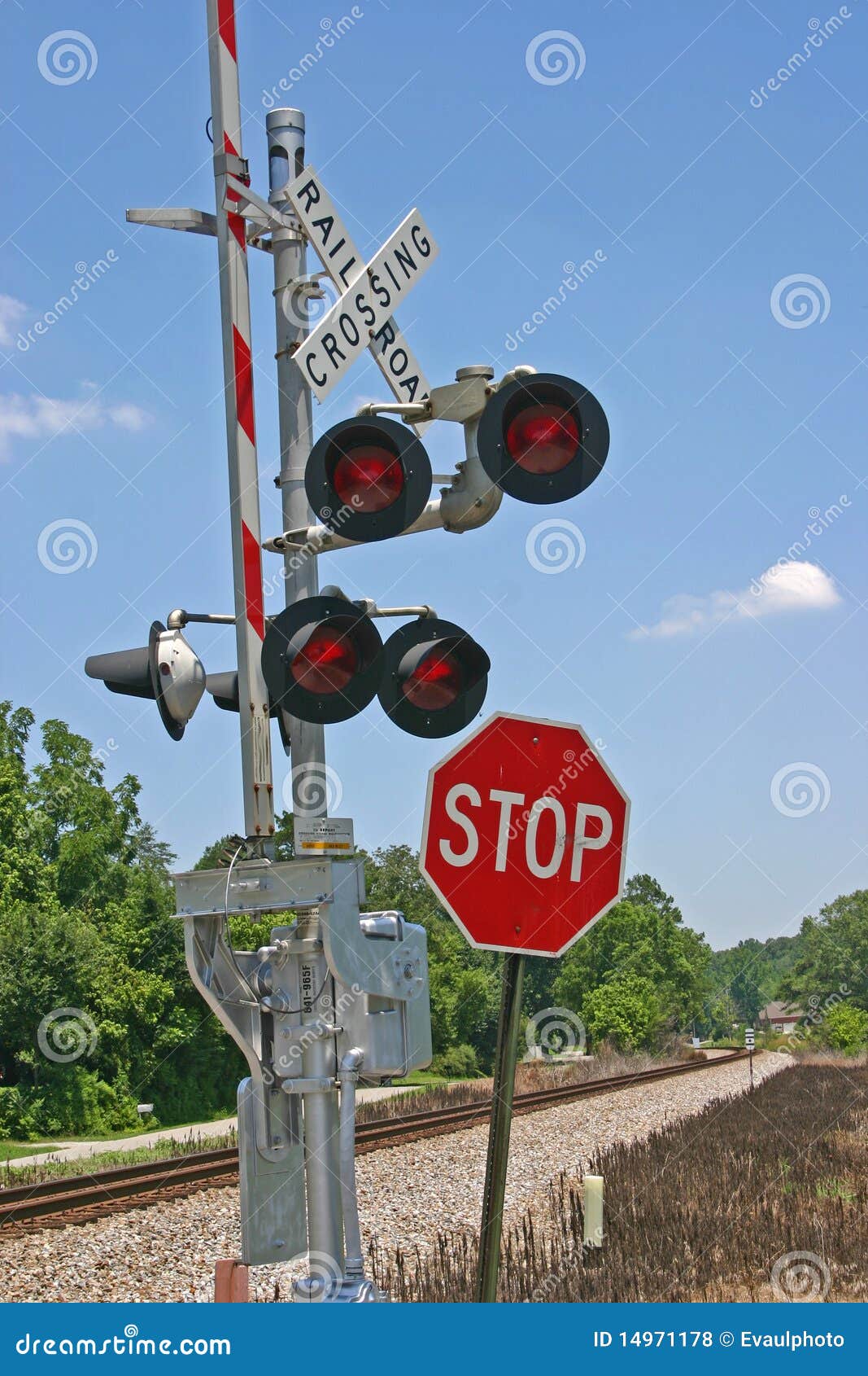 Railroad Crossing Gate stock photo. Image of track, light - 14971178