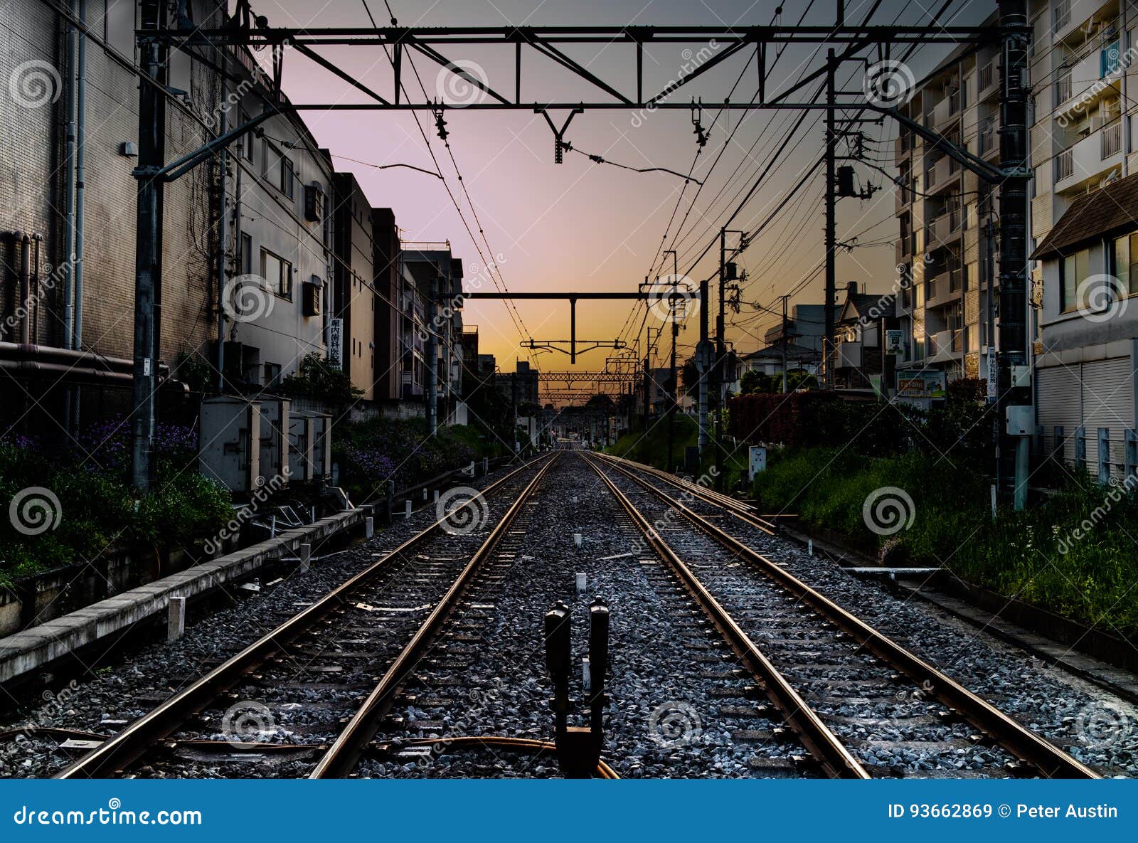 Railroad Sunset in Tokyo editorial stock image. Image of goodbye - 93662869