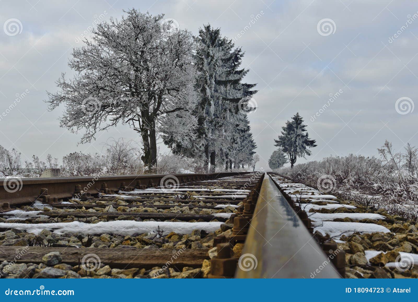 Railroad Tracks Overview Stock Photography | CartoonDealer.com #39915032