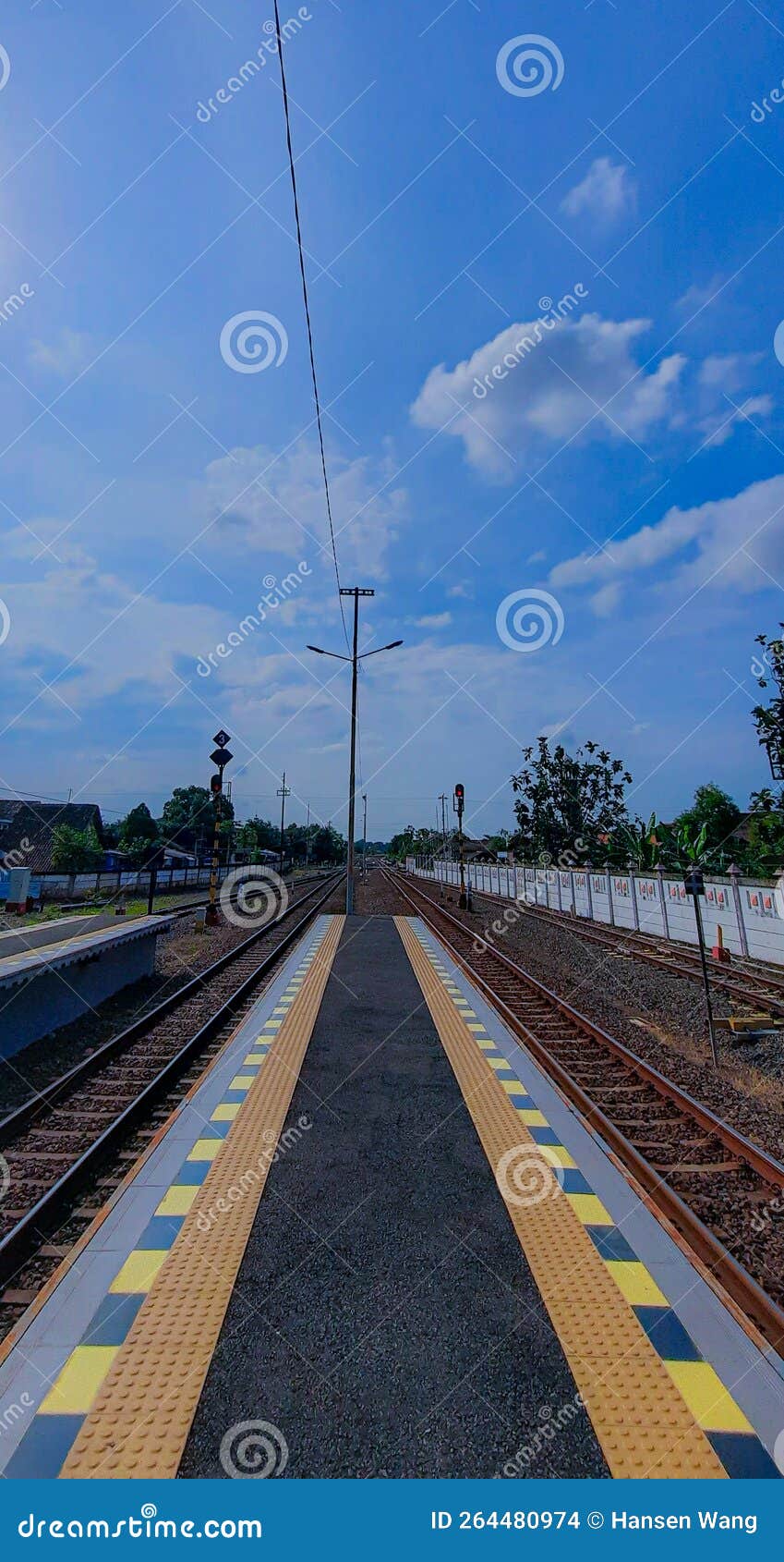 Railroad Tracks and Platform Stock Photo - Image of rail, travel: 264480974