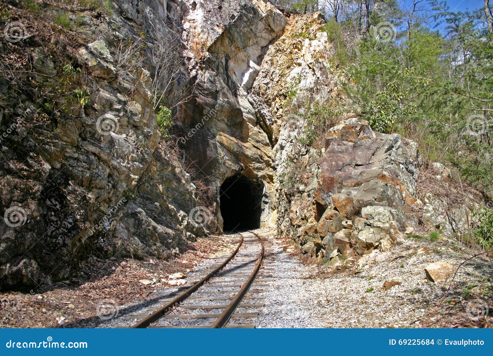Railroad Tunnel (horizontal) Stock Photo - Image of track, bend: 69225684