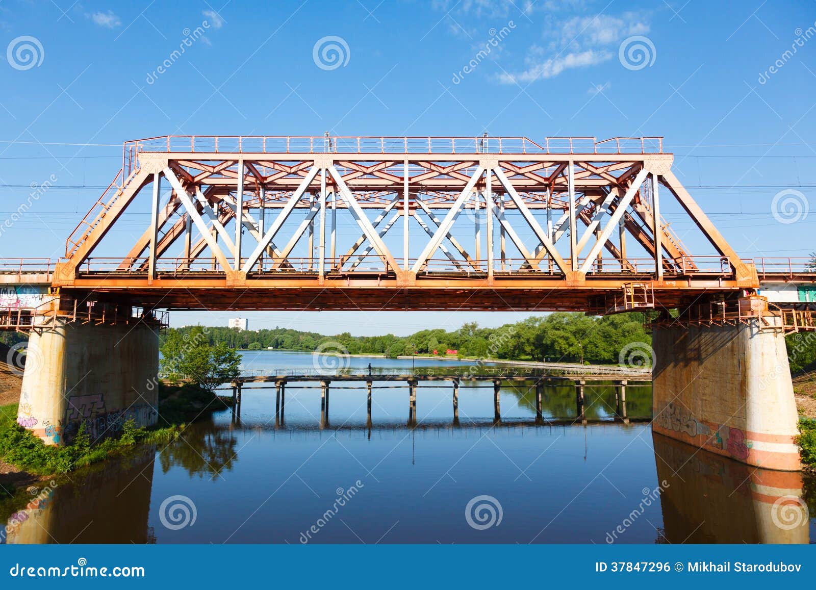 Railway Bridge Over the Water Stock Photo - Image of blue, summer: 37847296