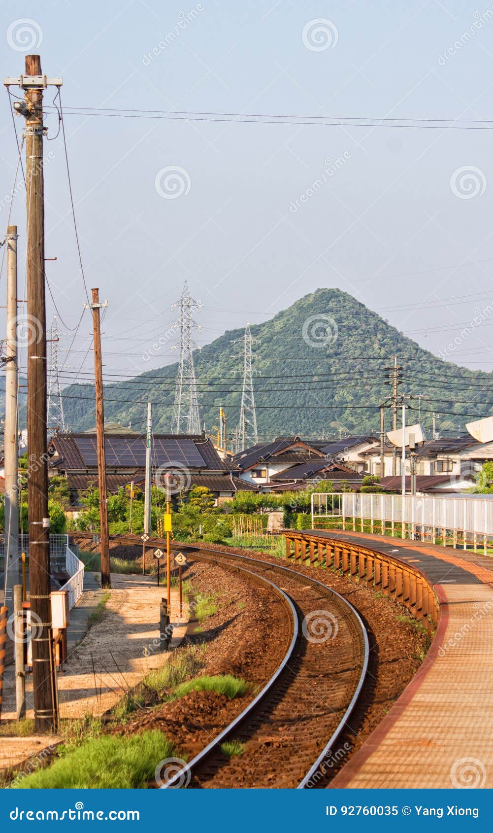 Railway Curved Platform in Countryside Stock Image - Image of iron ...