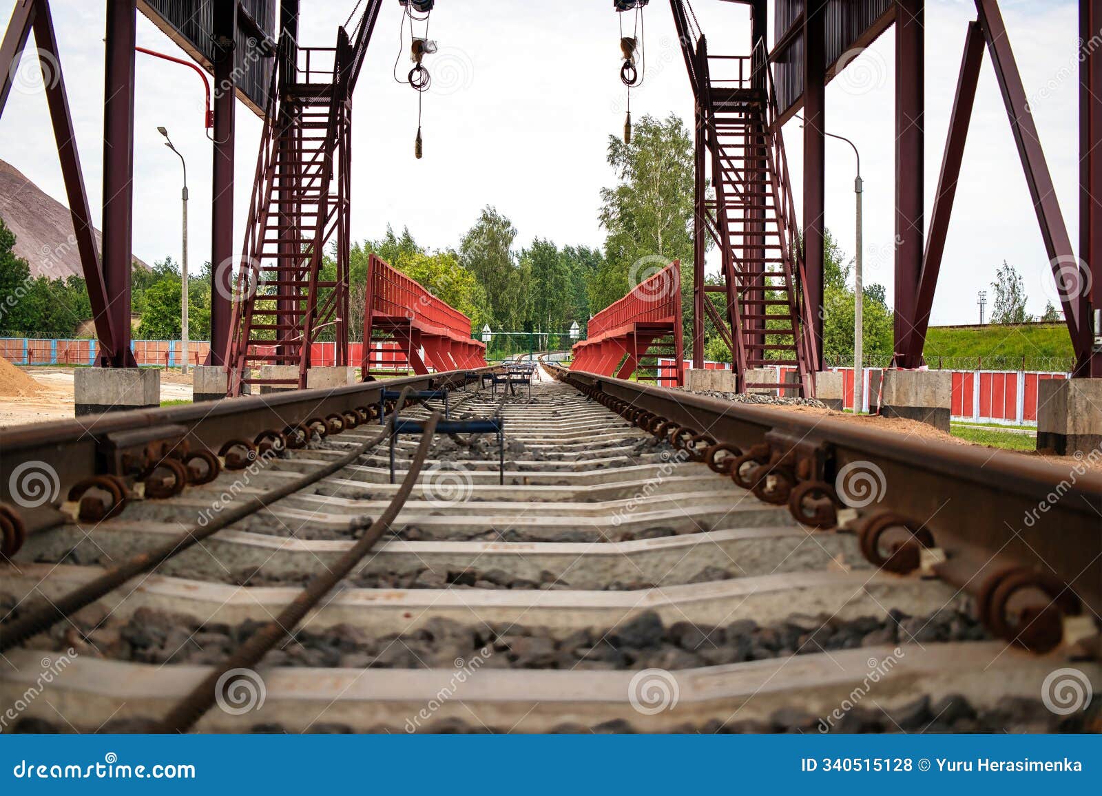Railway Loading Station With Arms And Metering Systems For Loading ...