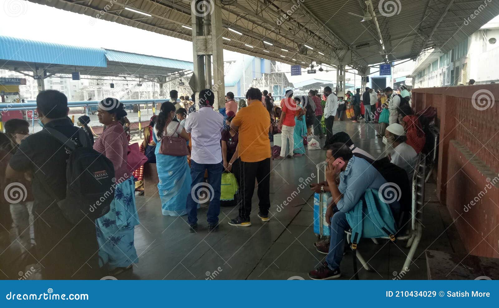 Railway Station Crowd Waiting for Train on Platform Morn8ng Time ...