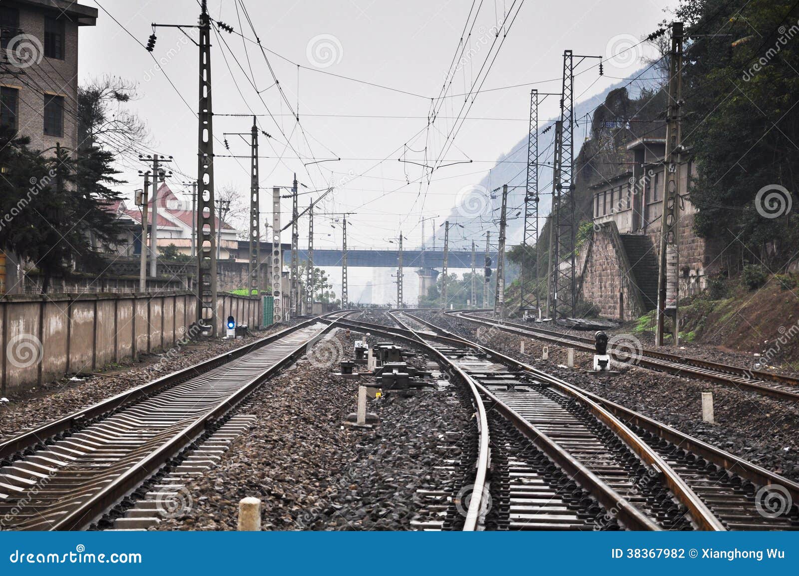 Railway tracks convergence stock photo. Image of journey - 38367982