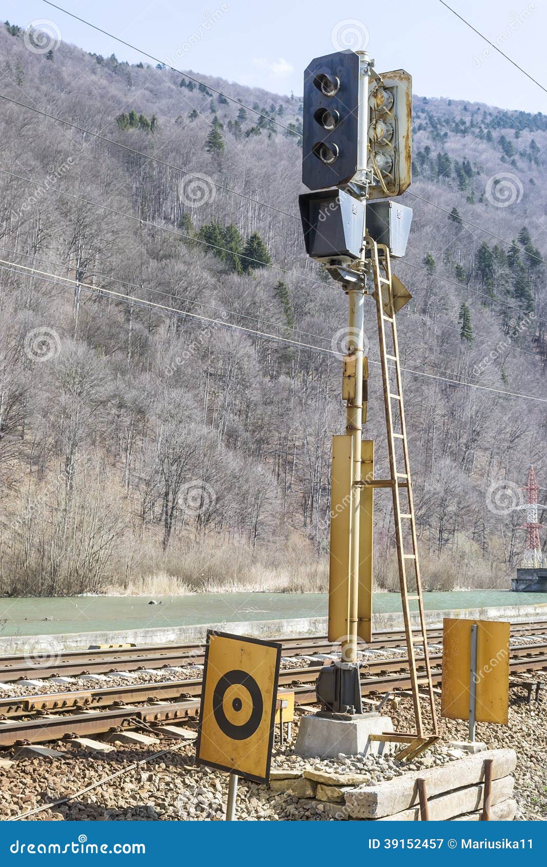 Railway traffic light stock image. Image of regulation - 39152457