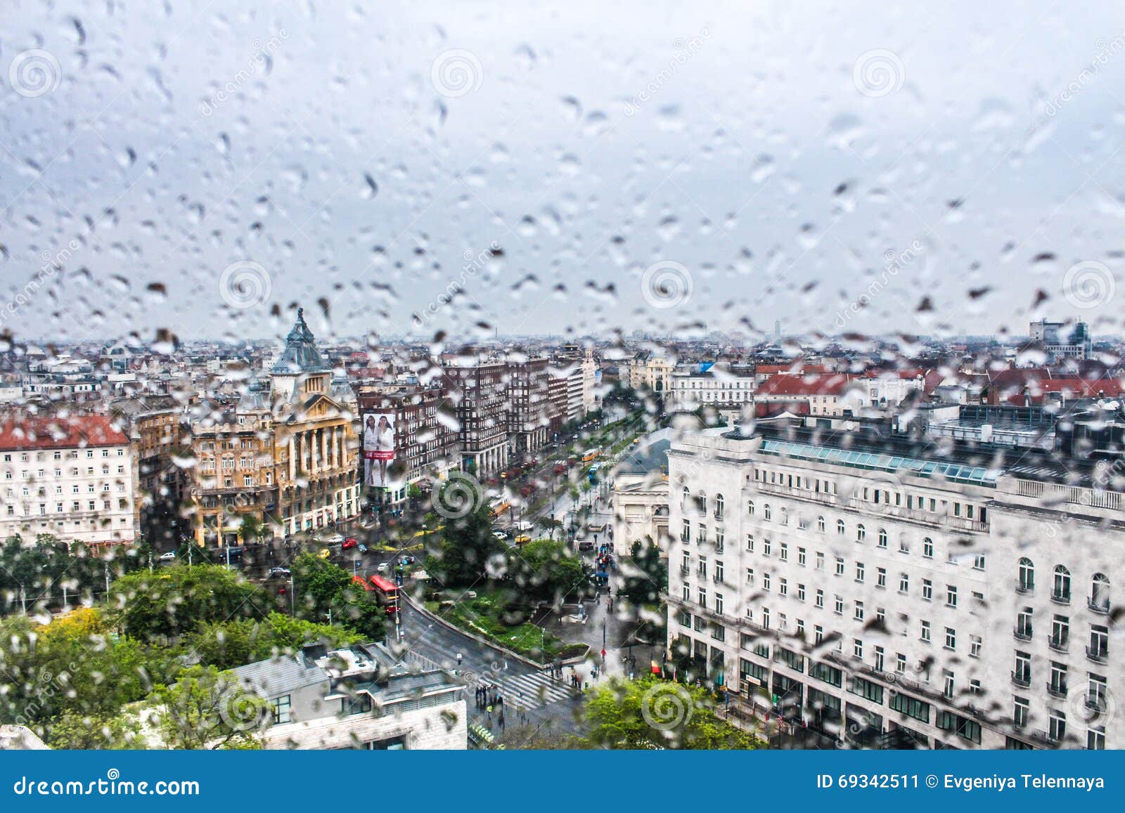 Rain in Budapest editorial photo. Image of rain, travel - 69342511
