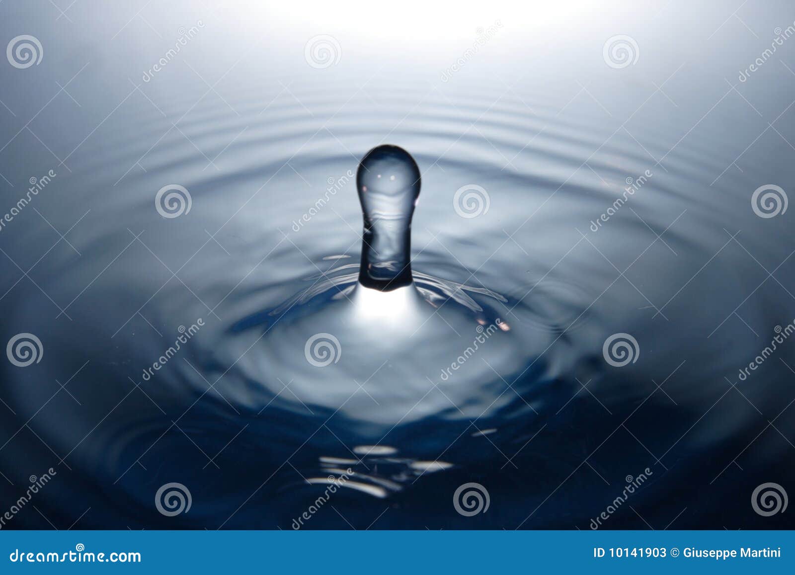 Rain drop in water stock image. Image of crystalline - 10141903