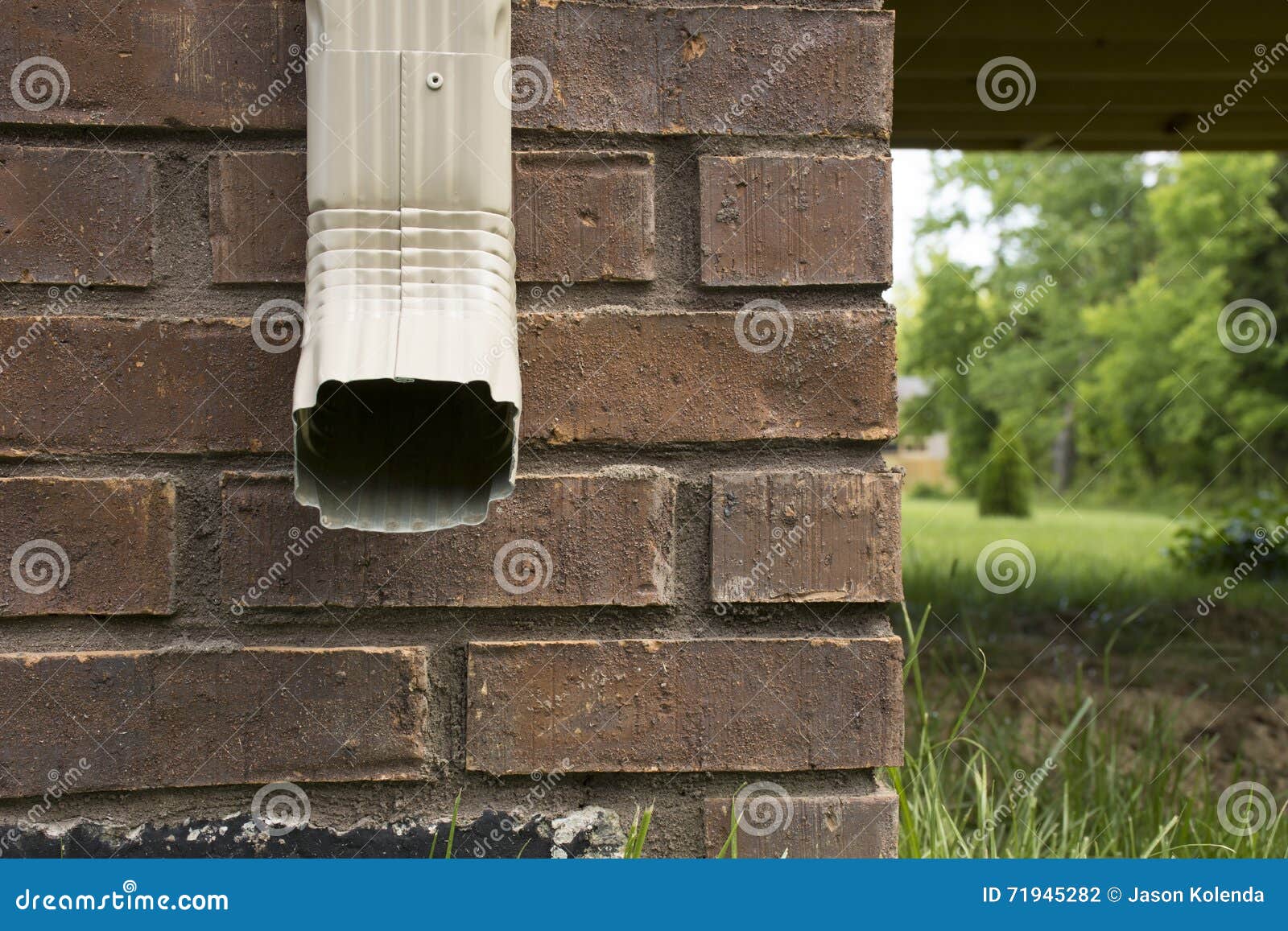 Rain gutter facing forward stock photo. Image of aluminium - 71945282