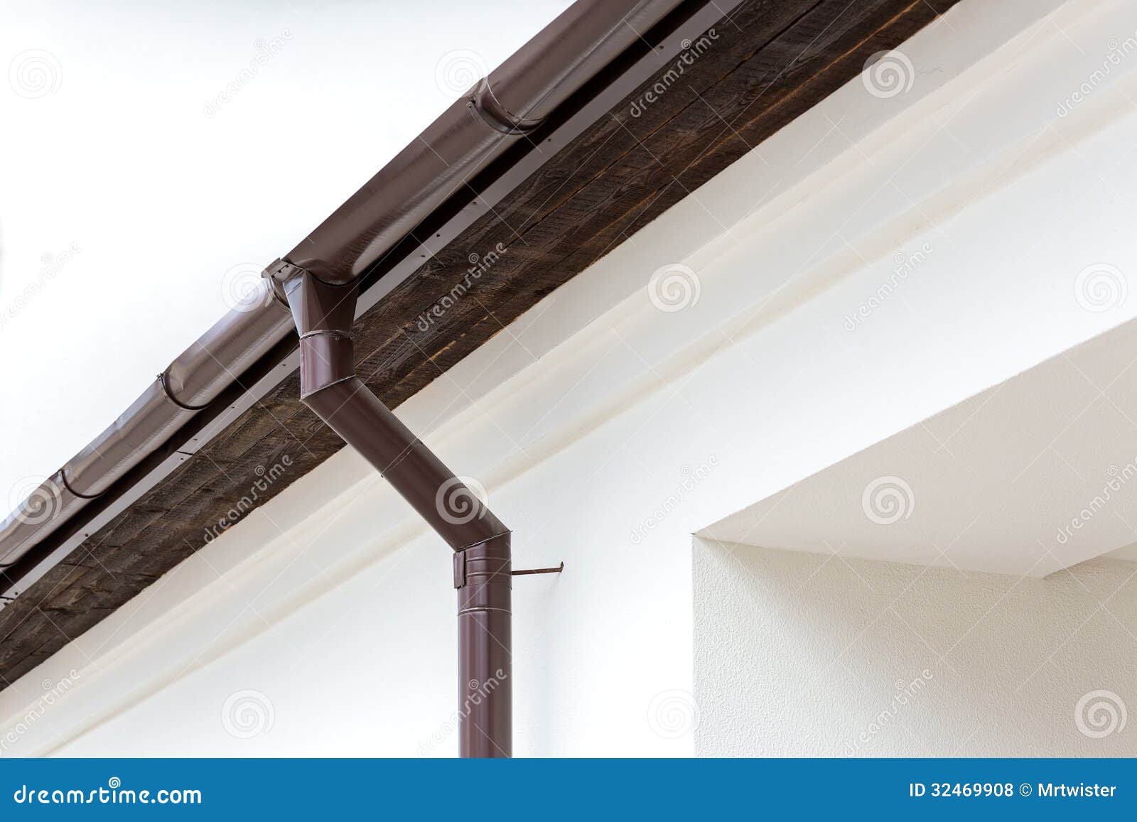 Rain gutter system stock photo. Image of drainpipe, metal - 32469908
