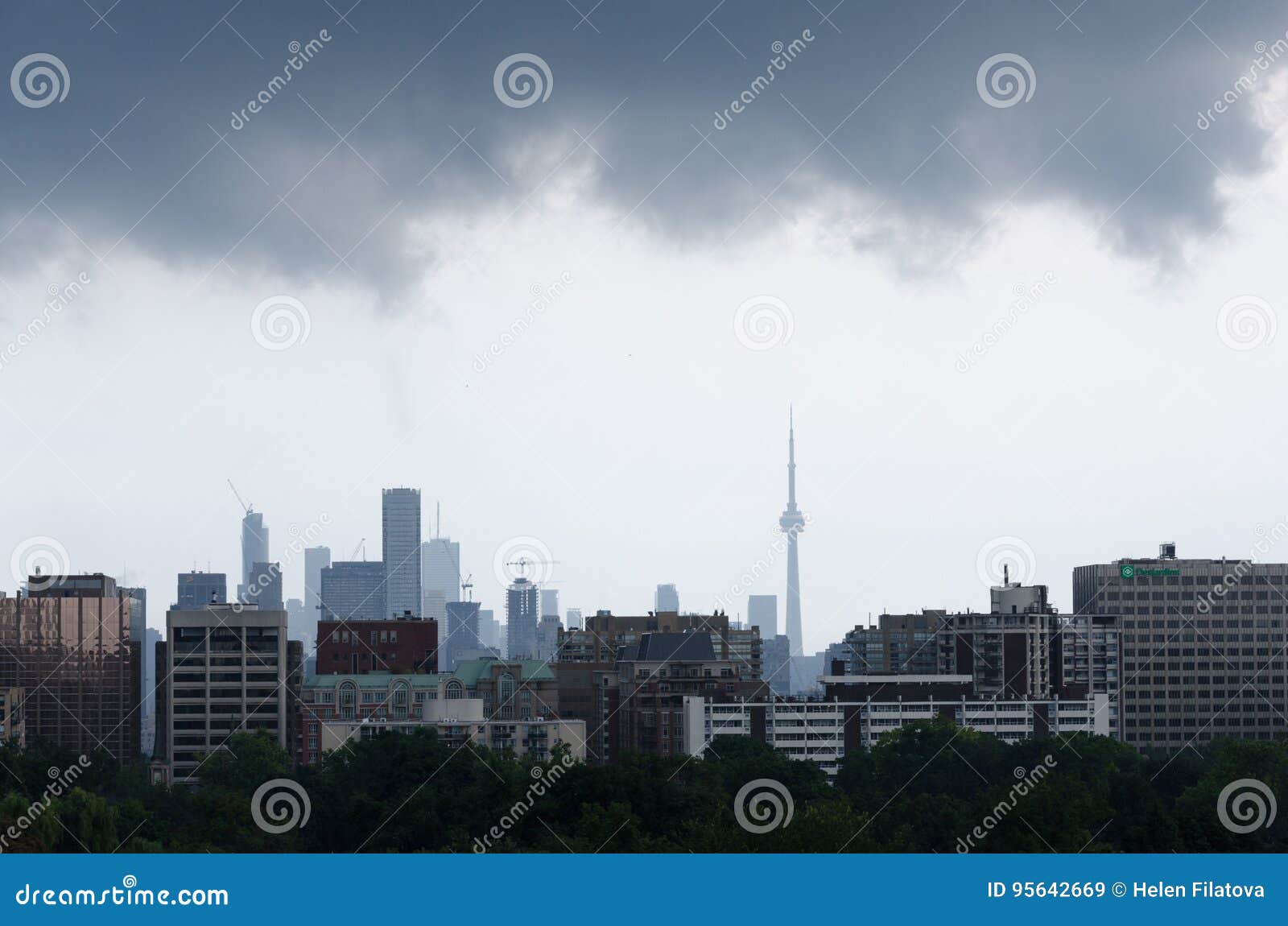 Rain storm over Toronto editorial stock image. Image of nature - 95642669