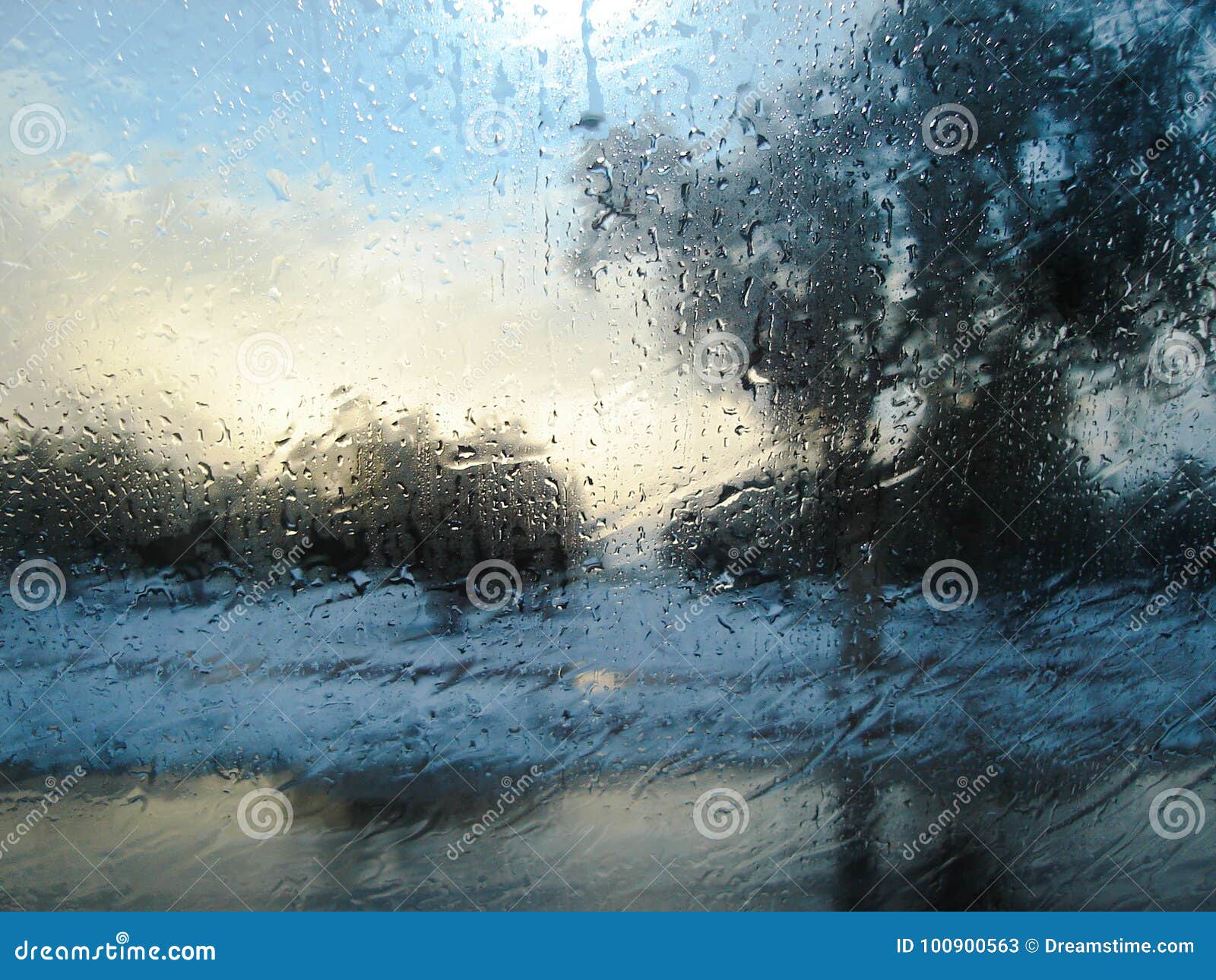 Rain view from car window stock image. Image of neige - 100900563