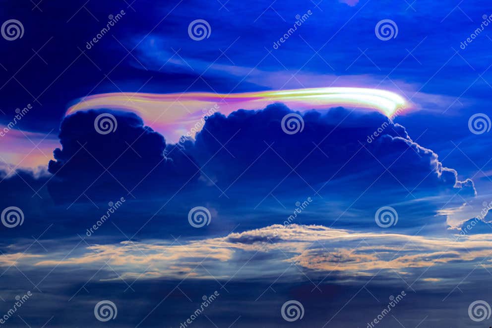 Cloud Iridescence: Nature S Mesmerizing Rainbow Cloud Phenomenon Stock ...