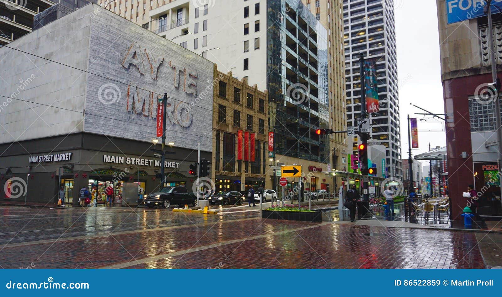 Raining in Downtown Houston Editorial Stock Image - Image of offices ...