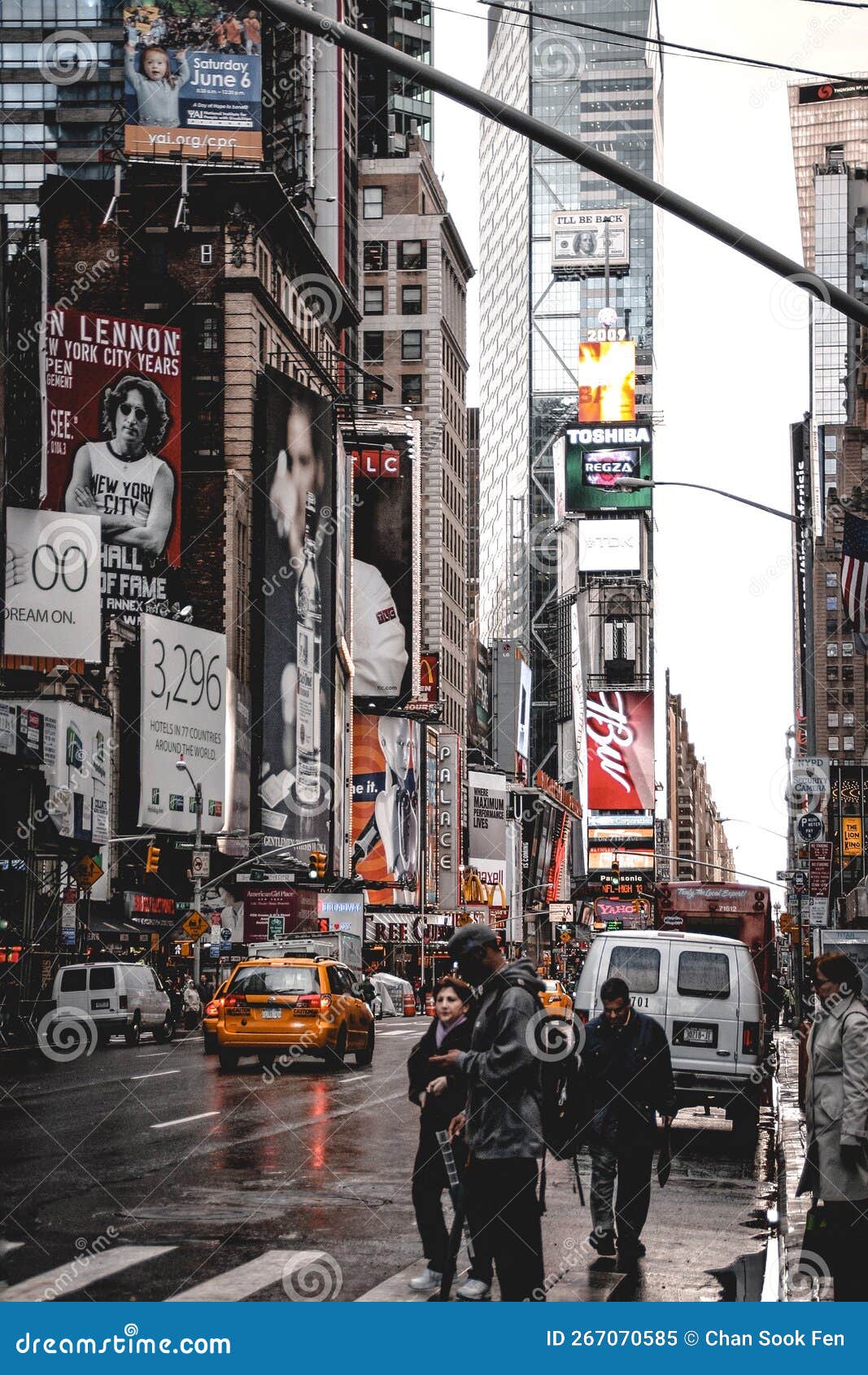 Rainy Day in Times Square New York Editorial Image - Image of traffic ...