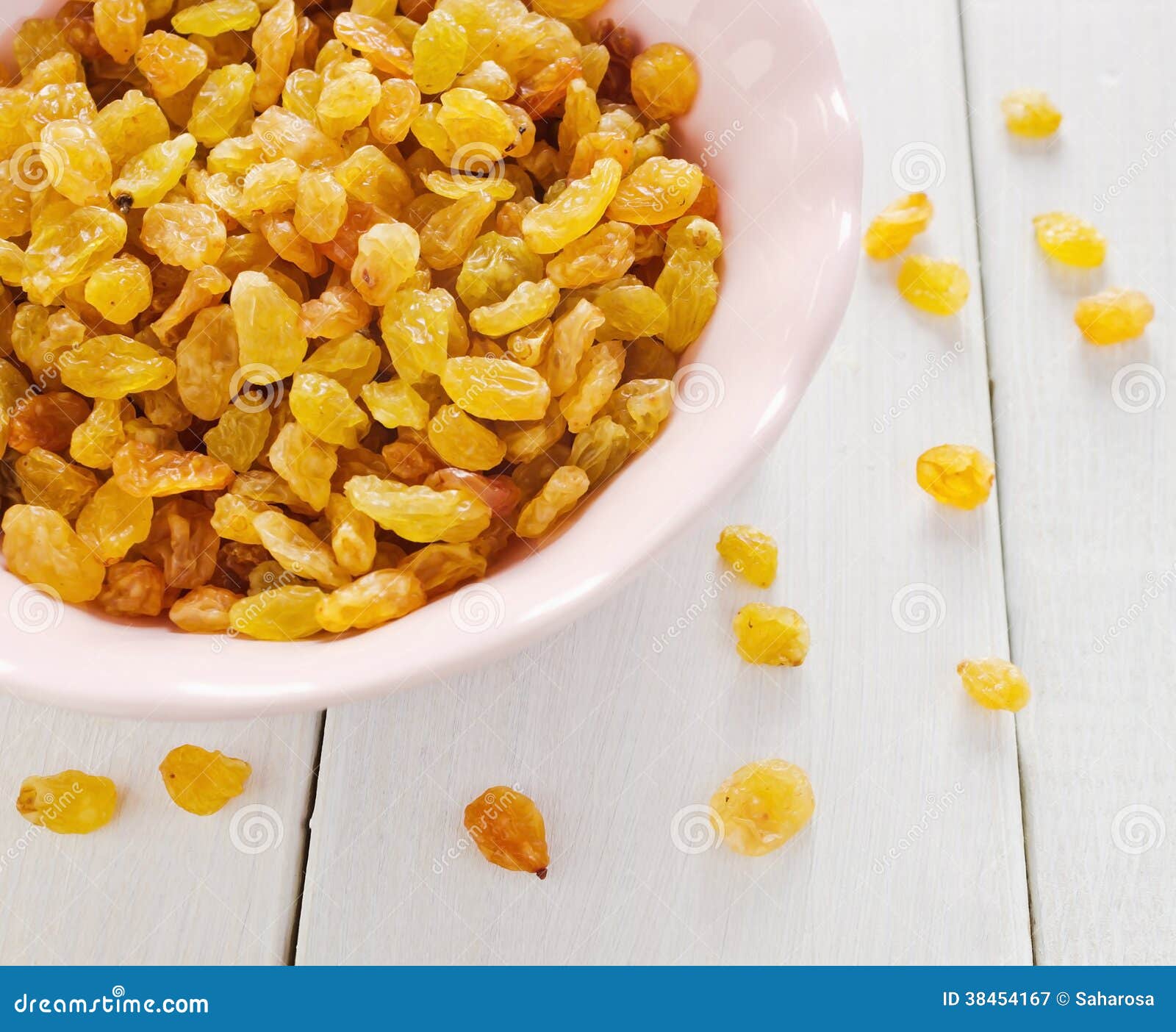 Raisins in a pink bowl stock image. Image of food, organic - 38454167