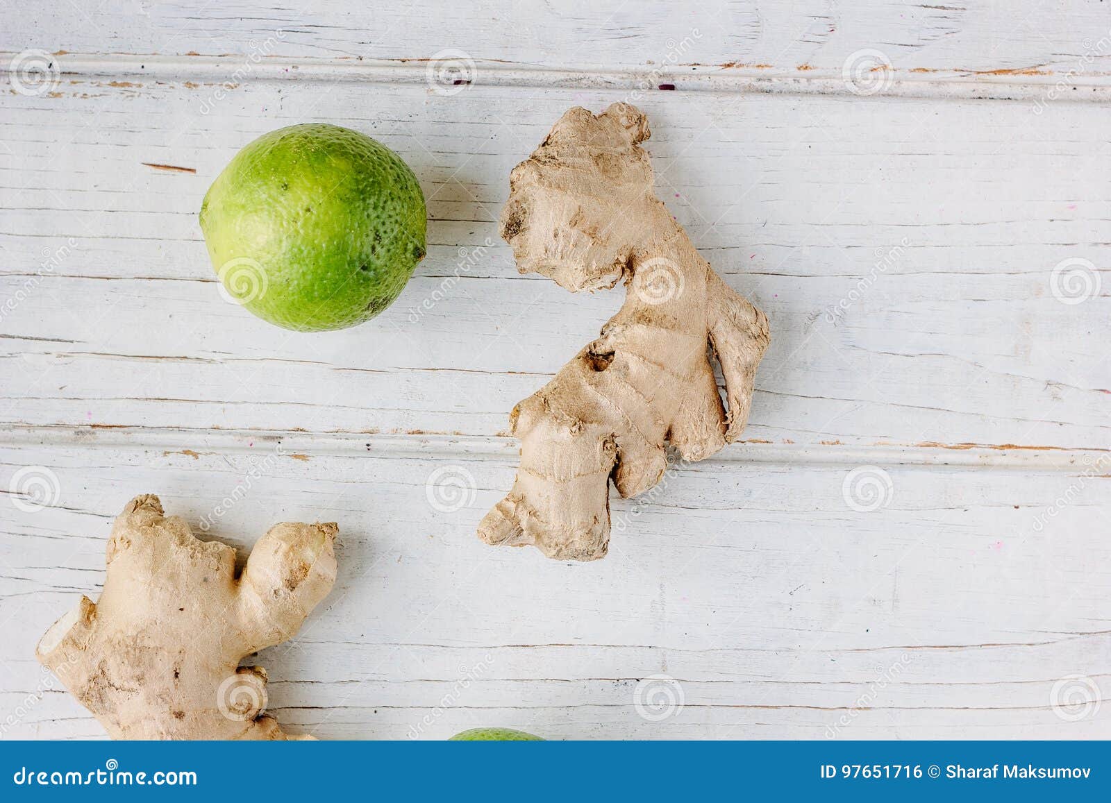 Raiz Verde Do Cal E Do Gengibre Foto de Stock - Imagem de vegetais ...