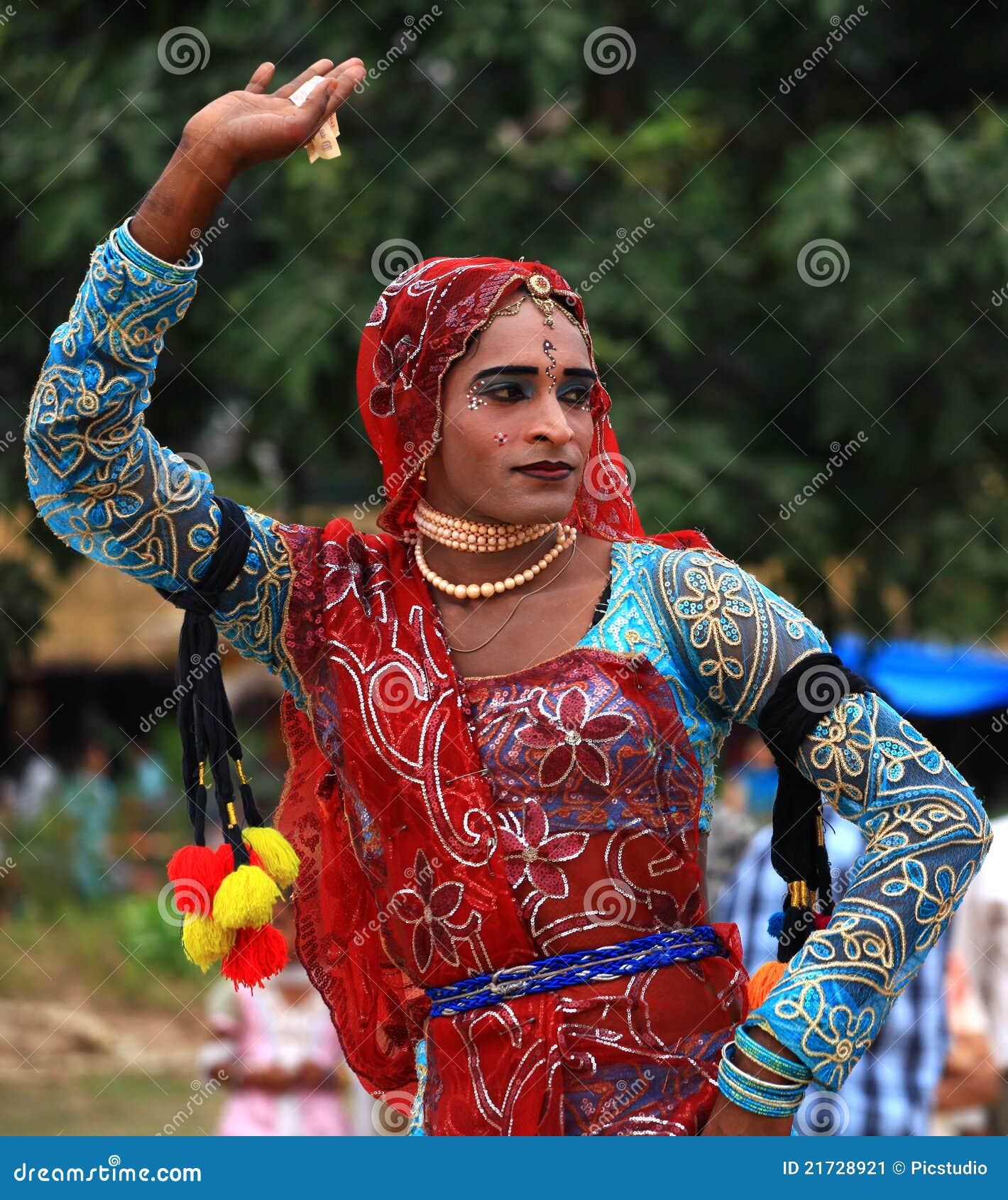 Rajasthani female dance editorial photo. Image of performance - 21728921
