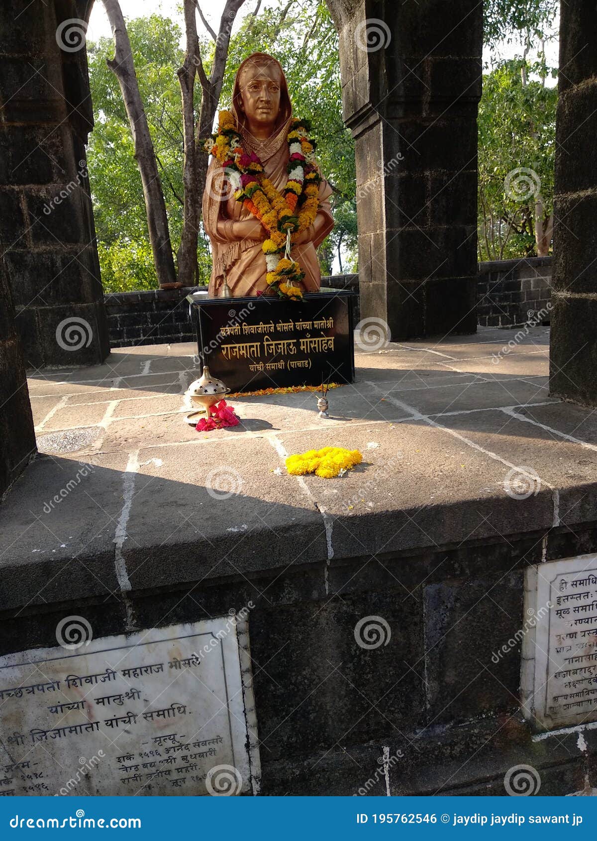 Statue Of Maa Jijau And Young Chatrapati Shivaji Maharaj, Shiv Shrushti ...