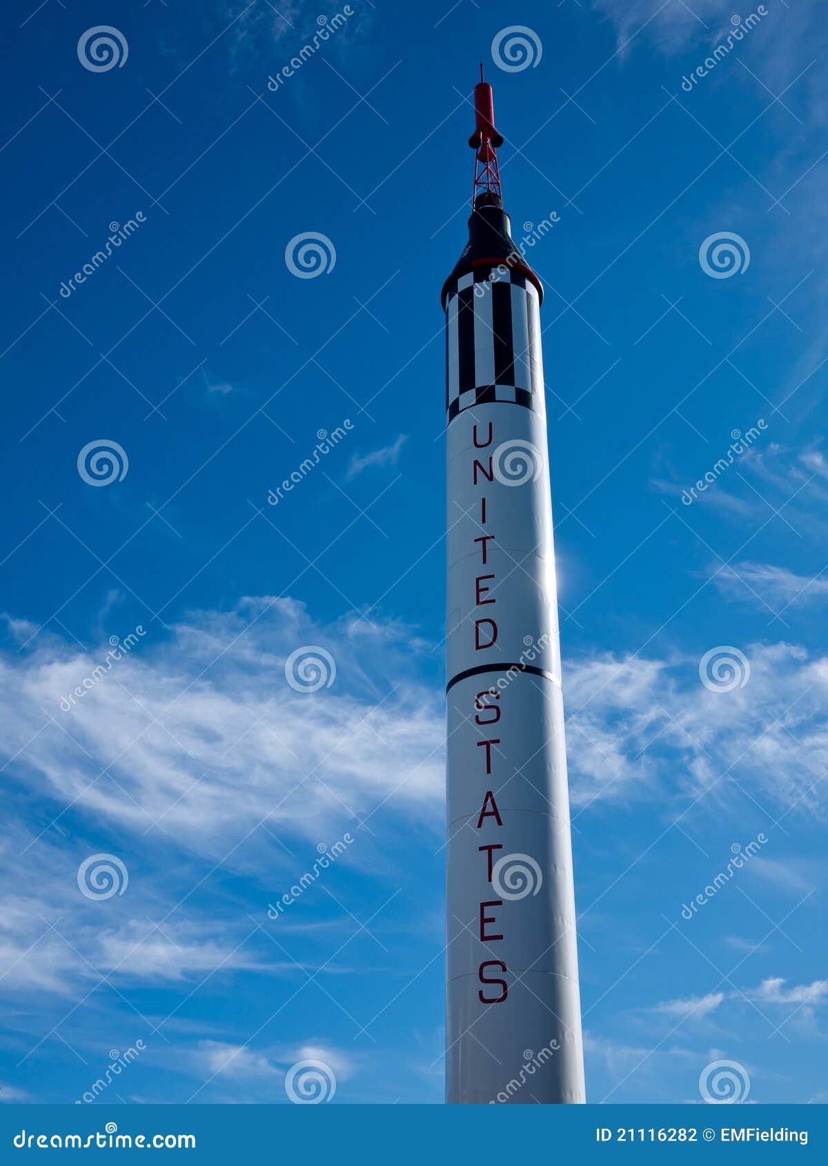 Raket stock foto. Image of neem, militair, onderaan, staten - 21116282