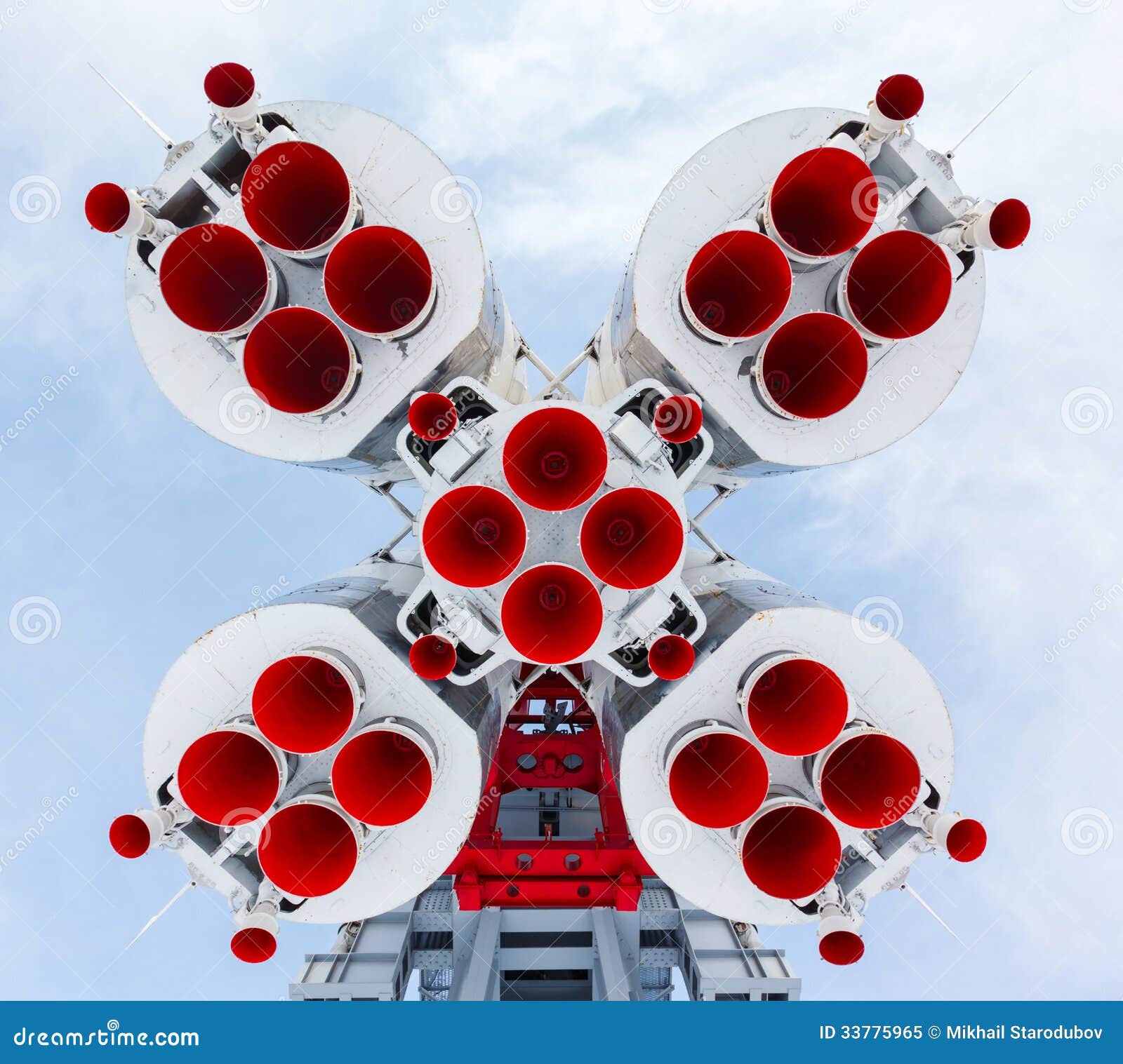 Raketmotor redactionele afbeelding. Image of motor, rood - 33775965