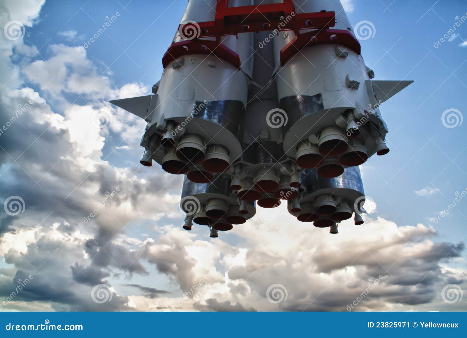 Raketmotorer redaktionell bild. Bild av aerobically, nationellt - 23825971