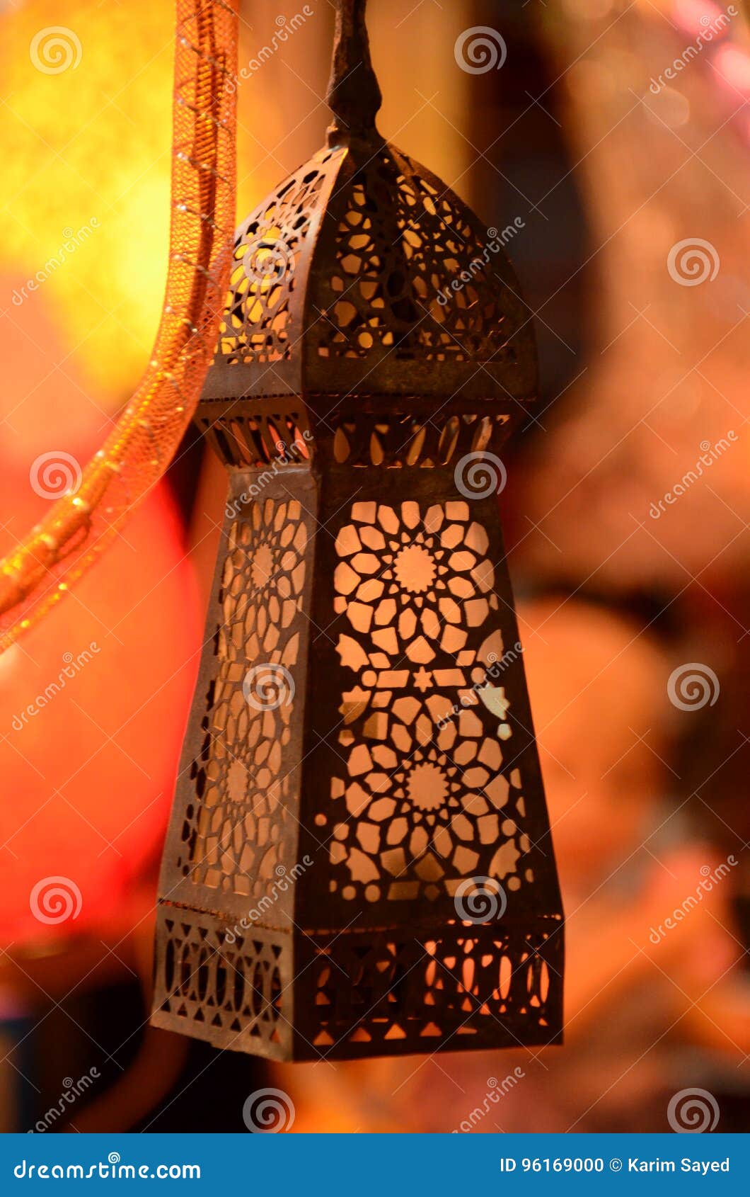 Ramadan& x27; s Fanous foto de archivo. Imagen de fondo - 96169000