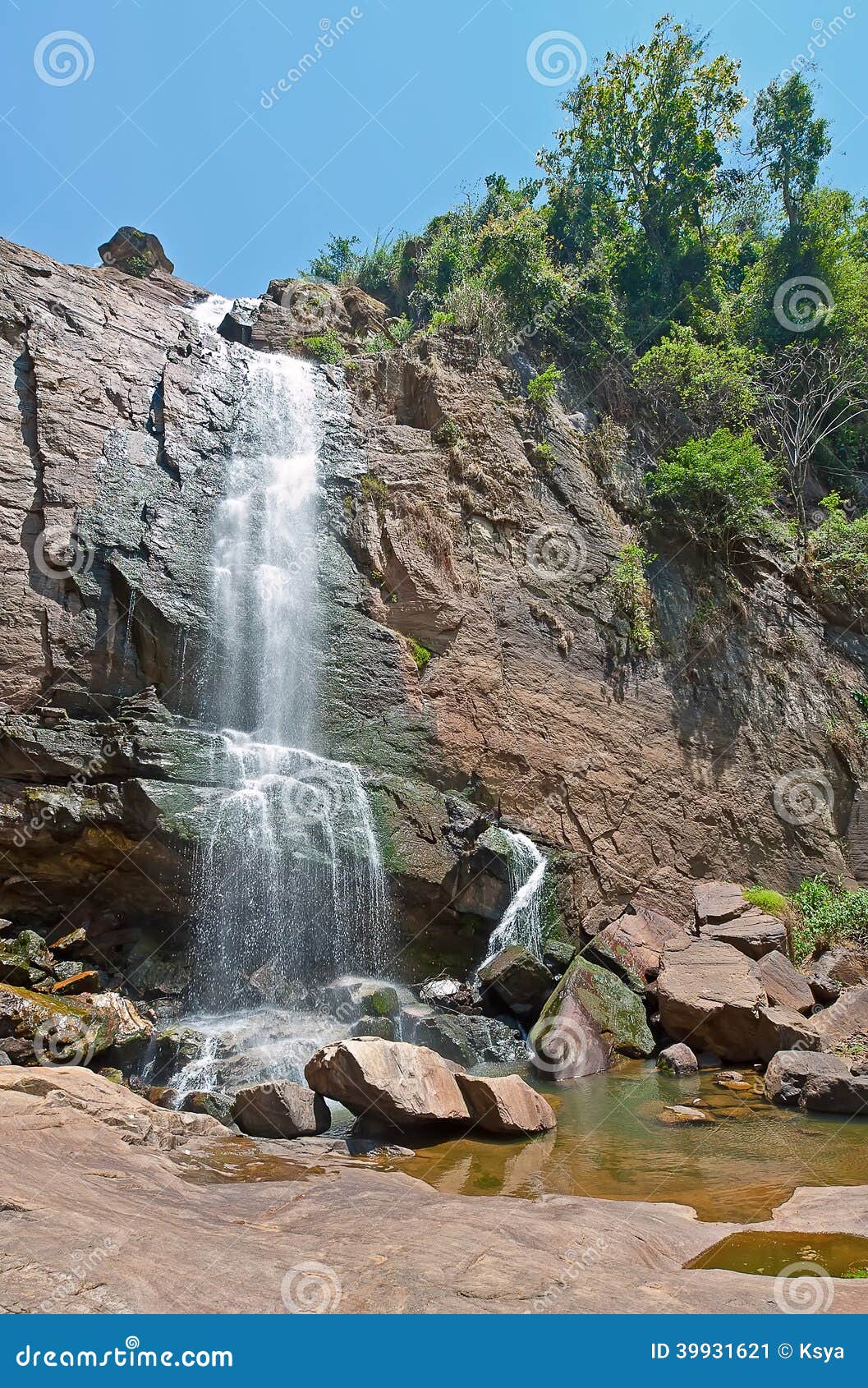 Ramboda Falls, Sri Lanka 2 stock image. Image of destination - 39931621