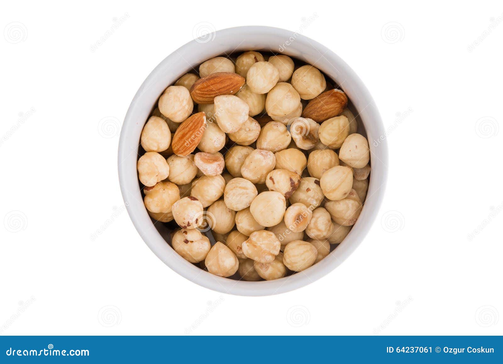 Ramekin Delle Nocciole E Delle Mandorle Fresche Immagine Stock ...