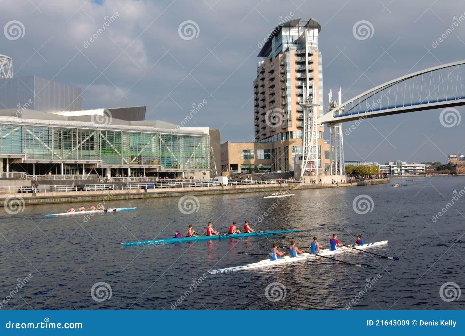 Ramer dans la ville image stock éditorial. Image du énergie - 21643009