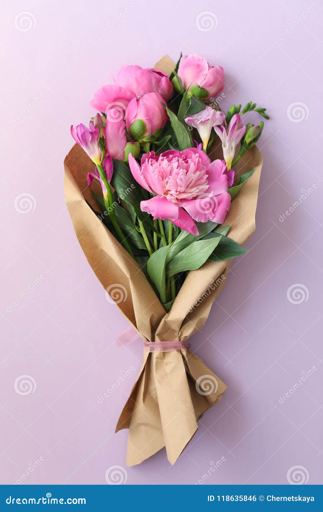 Ramo De Flores Hermosas De La Peonía Foto de archivo - Imagen de flores ...