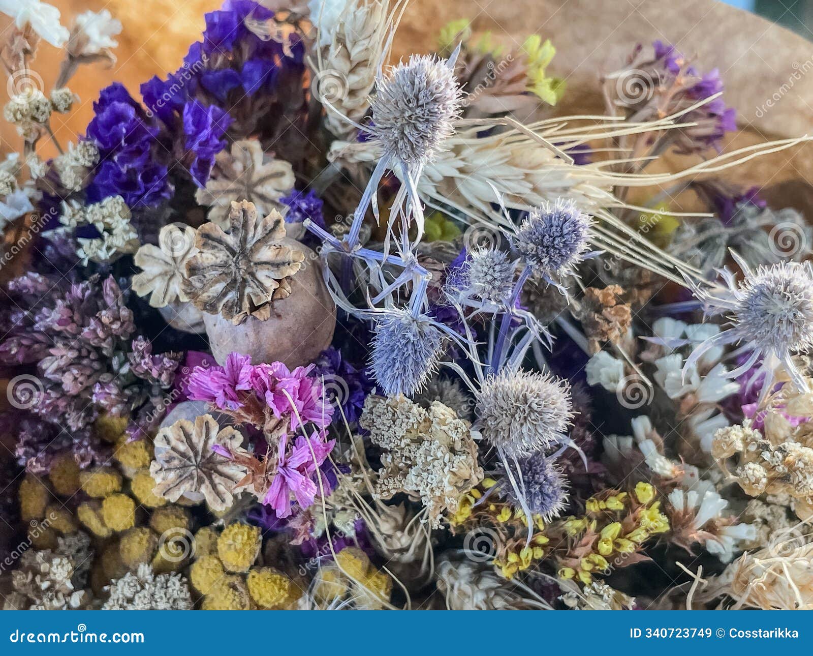 Ramo De Flores Secas Plantas Secas Tradicionales Imagen de archivo ...