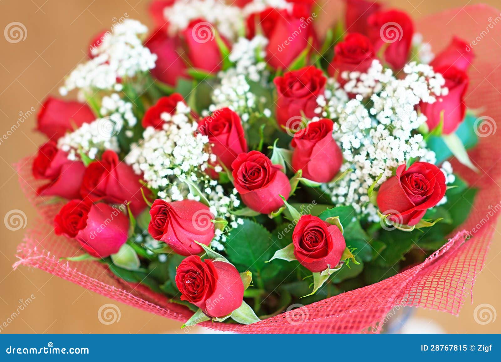 4,029 Ramo Grande De Rosas Rojas Fotos de stock - Fotos libres de ...