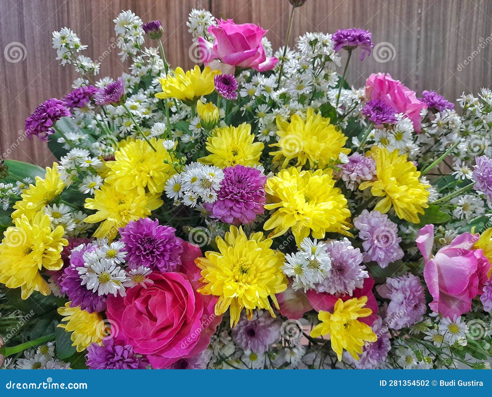 Ramos De Diferentes Cores E Tipos De Flores Foto de Stock - Imagem de ...
