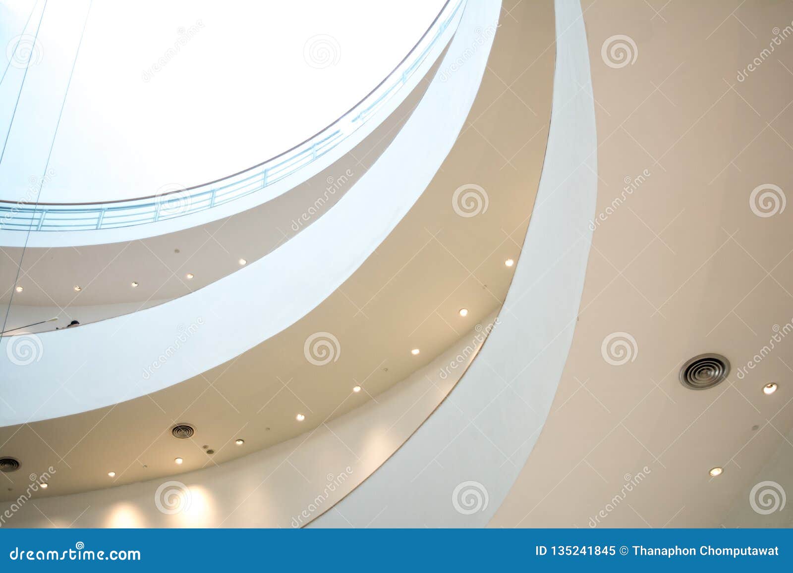 The Ramp Curve in the Building Stock Image - Image of white, dynamic ...