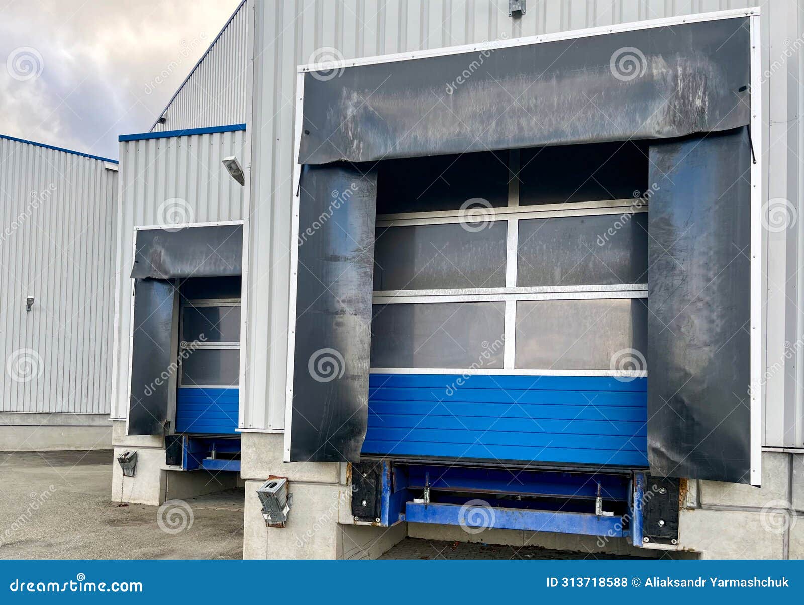 Ramp for Loading Cargo into Semi-trailers of Trucks. Ramp for Unloading ...
