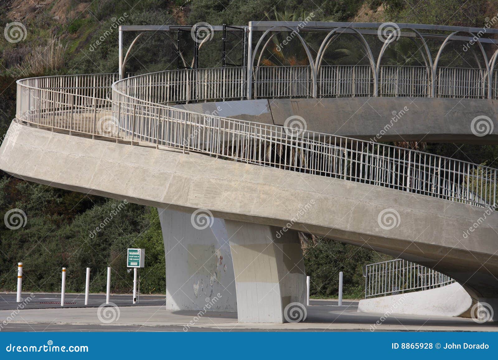 Rampa peatonal foto de archivo. Imagen de puente, rampa - 8865928
