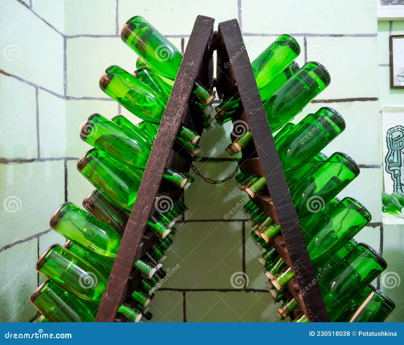 Rampe Pour Remuage De Champagne Photo stock éditorial - Image of ...