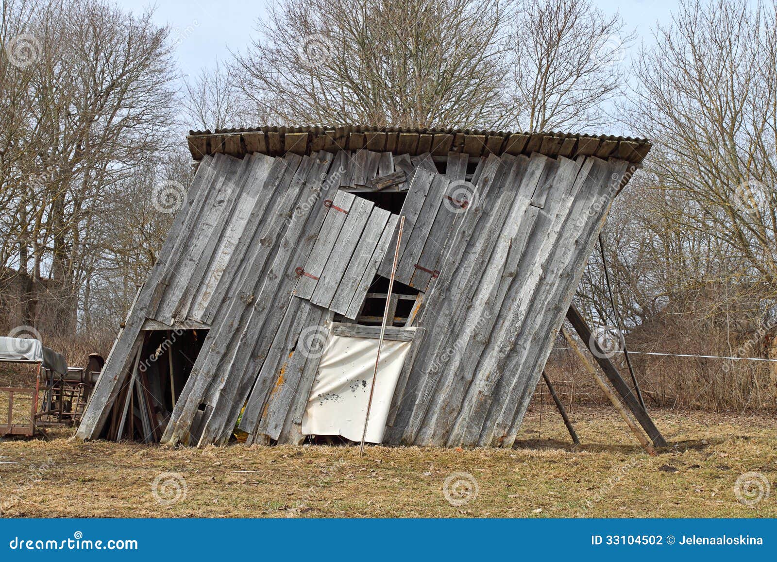 Ramshackle barn stock photo. Image of damaged, broken - 33104502