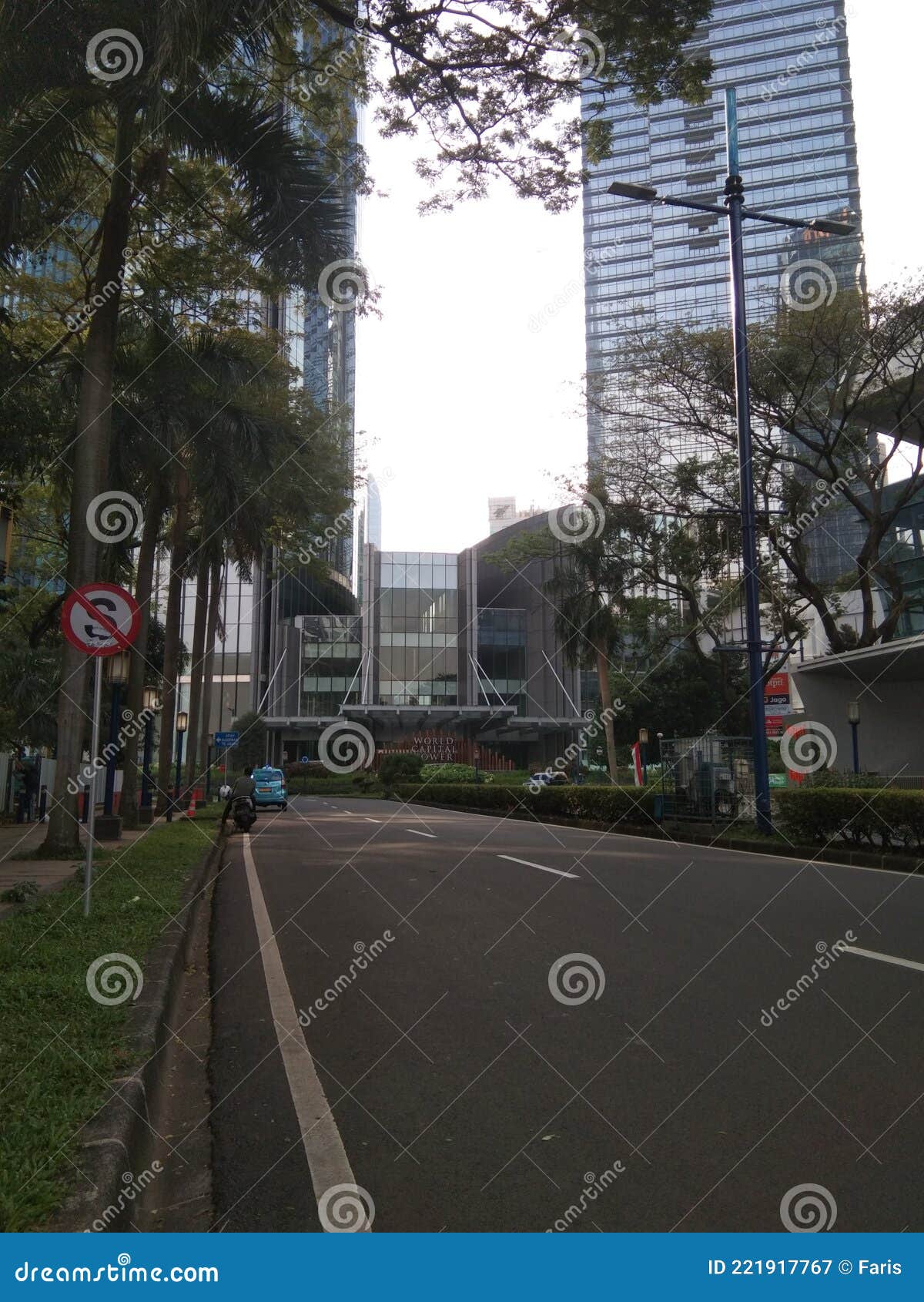 Random building and tree editorial photography. Image of street - 221917767