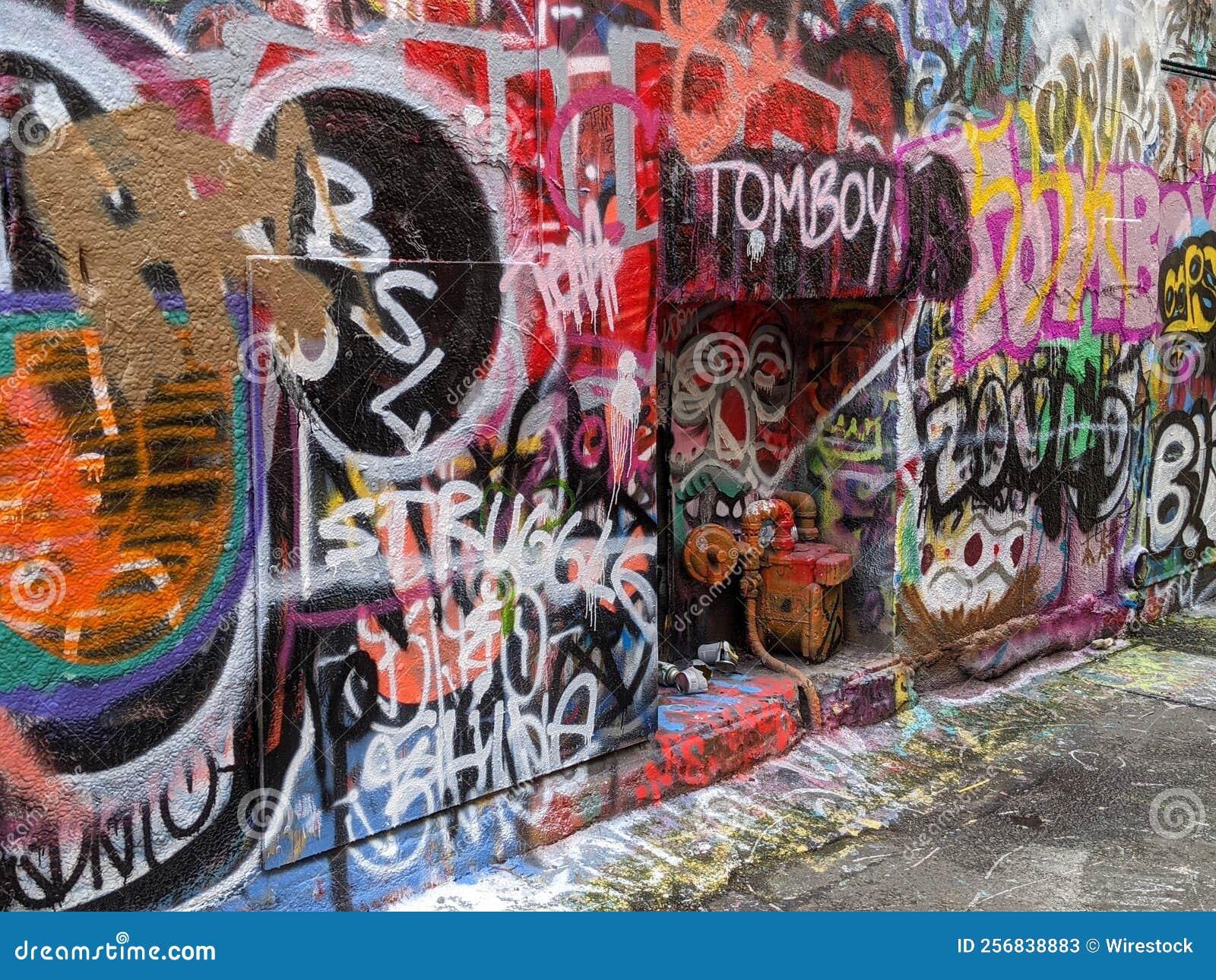 Random Graffiti Wall in Tacoma Editorial Stock Photo - Image of roller ...
