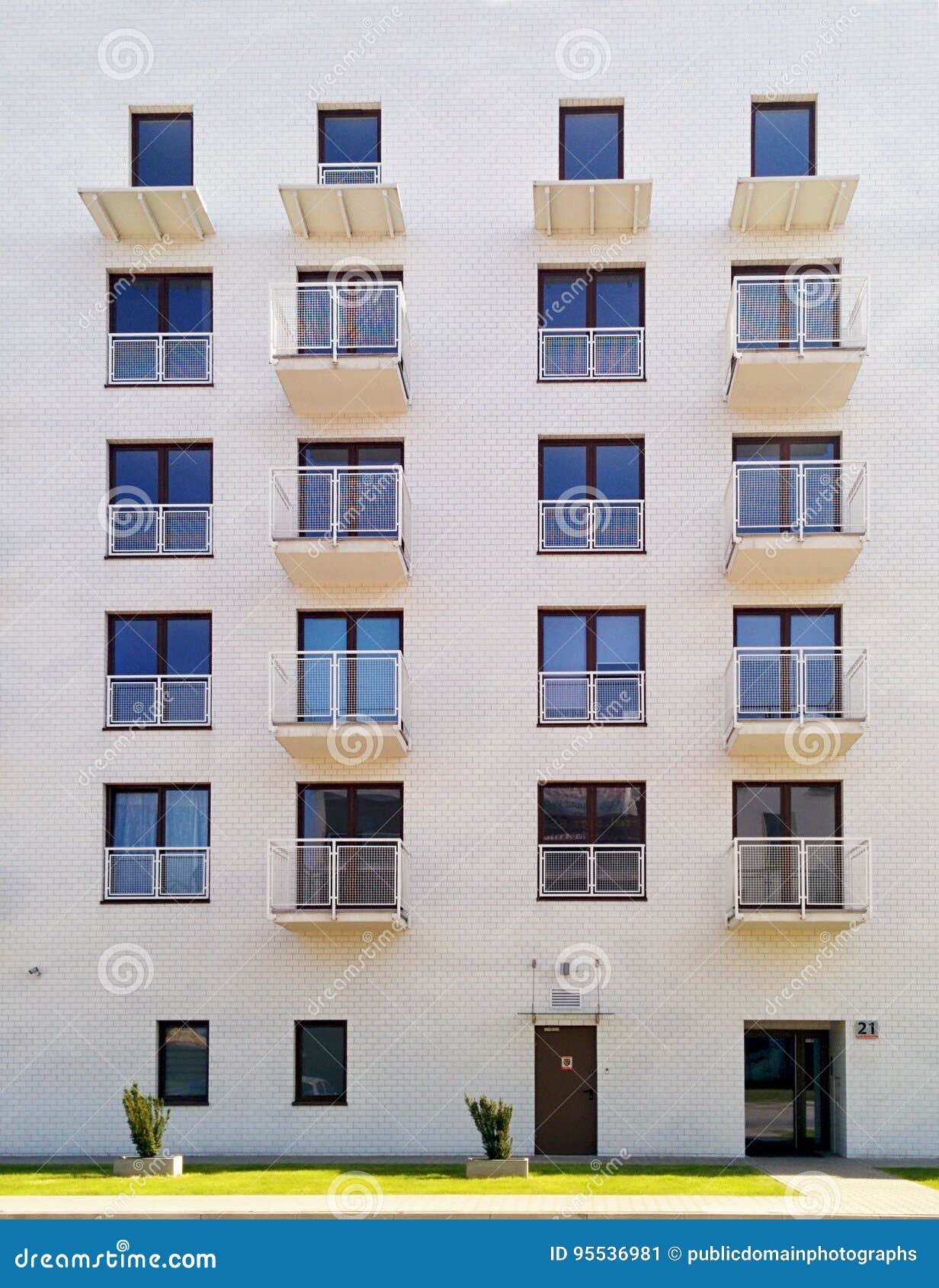 Random Windows Picture. Image: 95536981