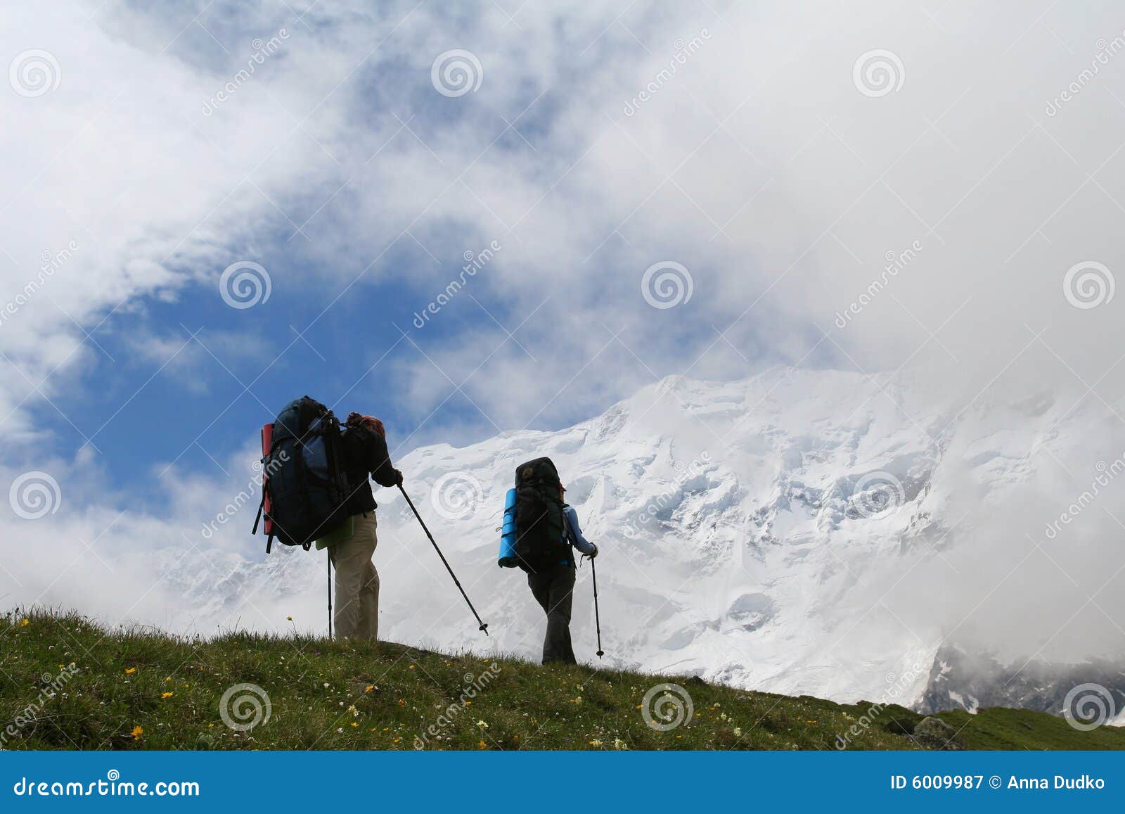 Randonneur image stock. Image du groupe, nature, hausse - 6009987